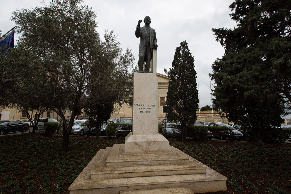 Monument to Gorg Borg Oliver - Valletta