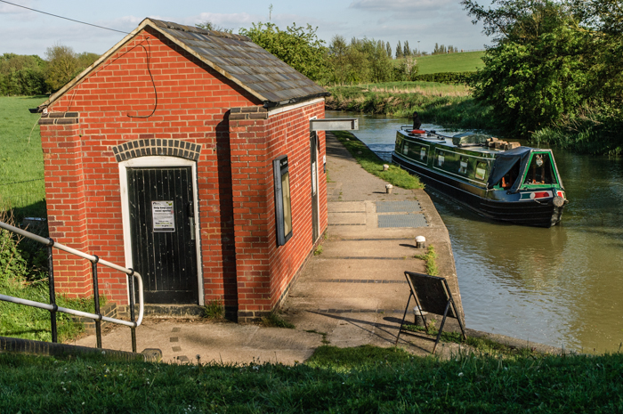 Watford Bottom Lock mooring wharf/lay by