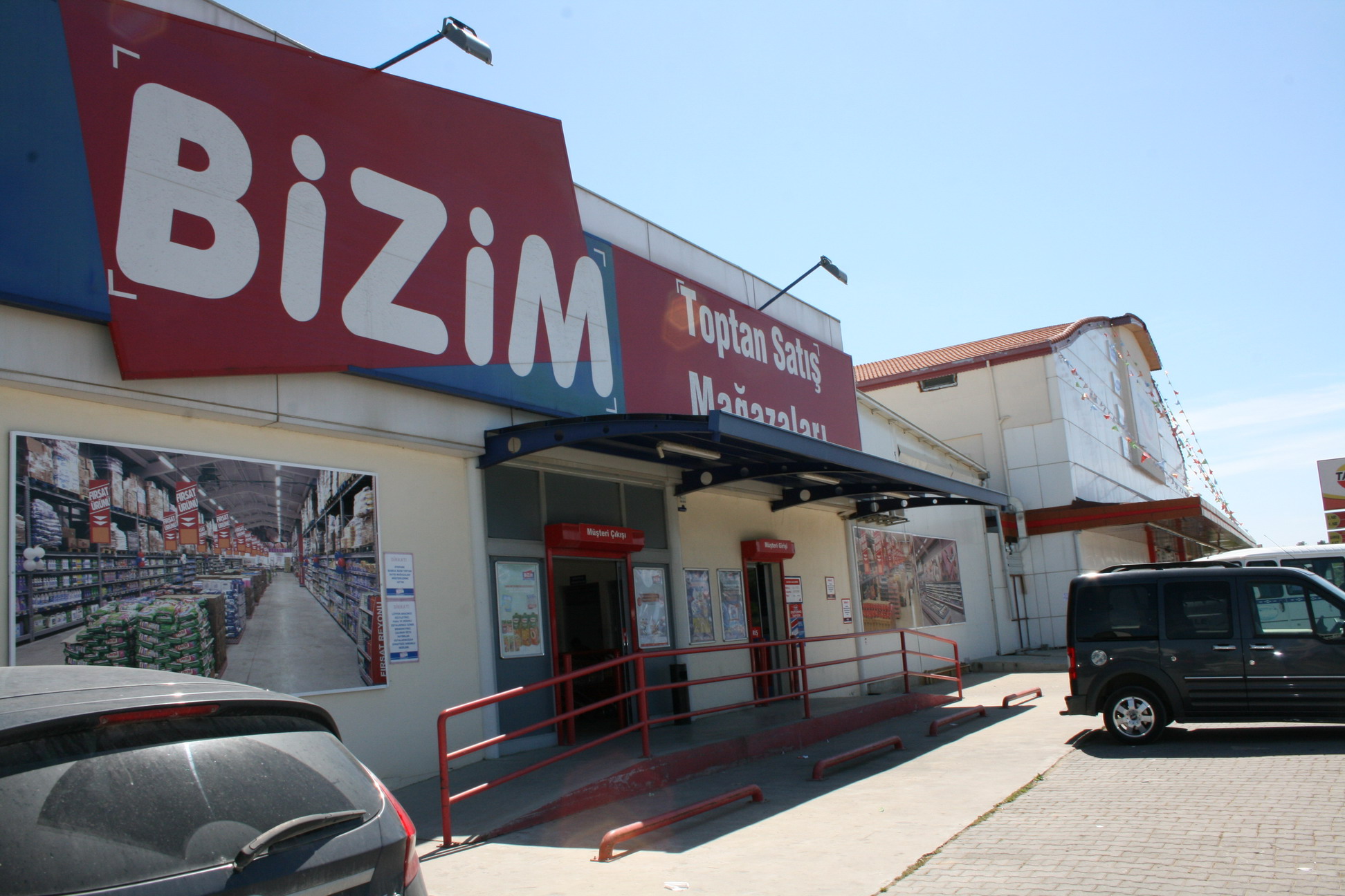 BiZiM