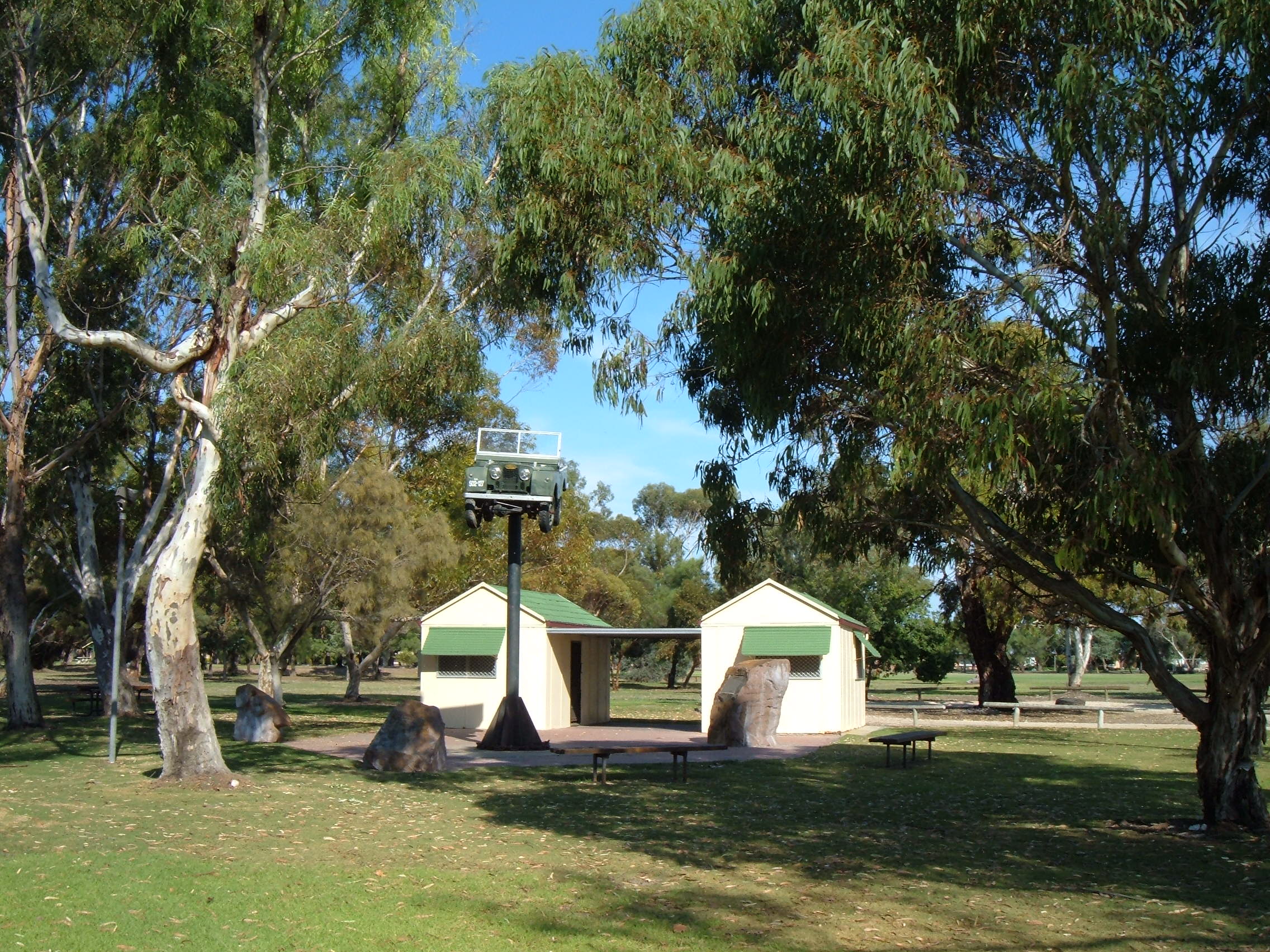 AMP Memorial and Wiles Hut - Keith