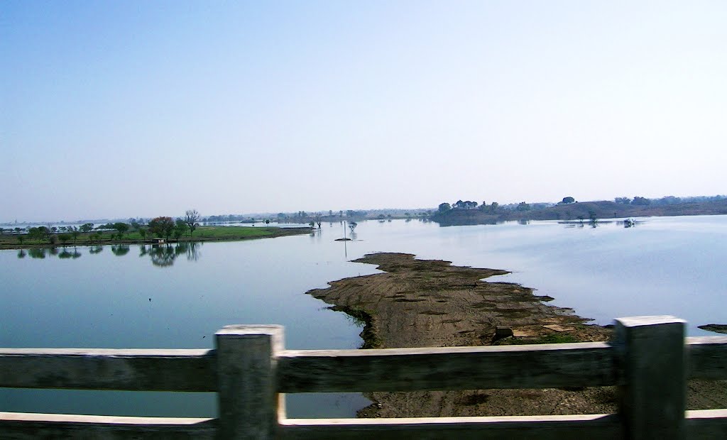 Ban-Sagar Reservoir Lake