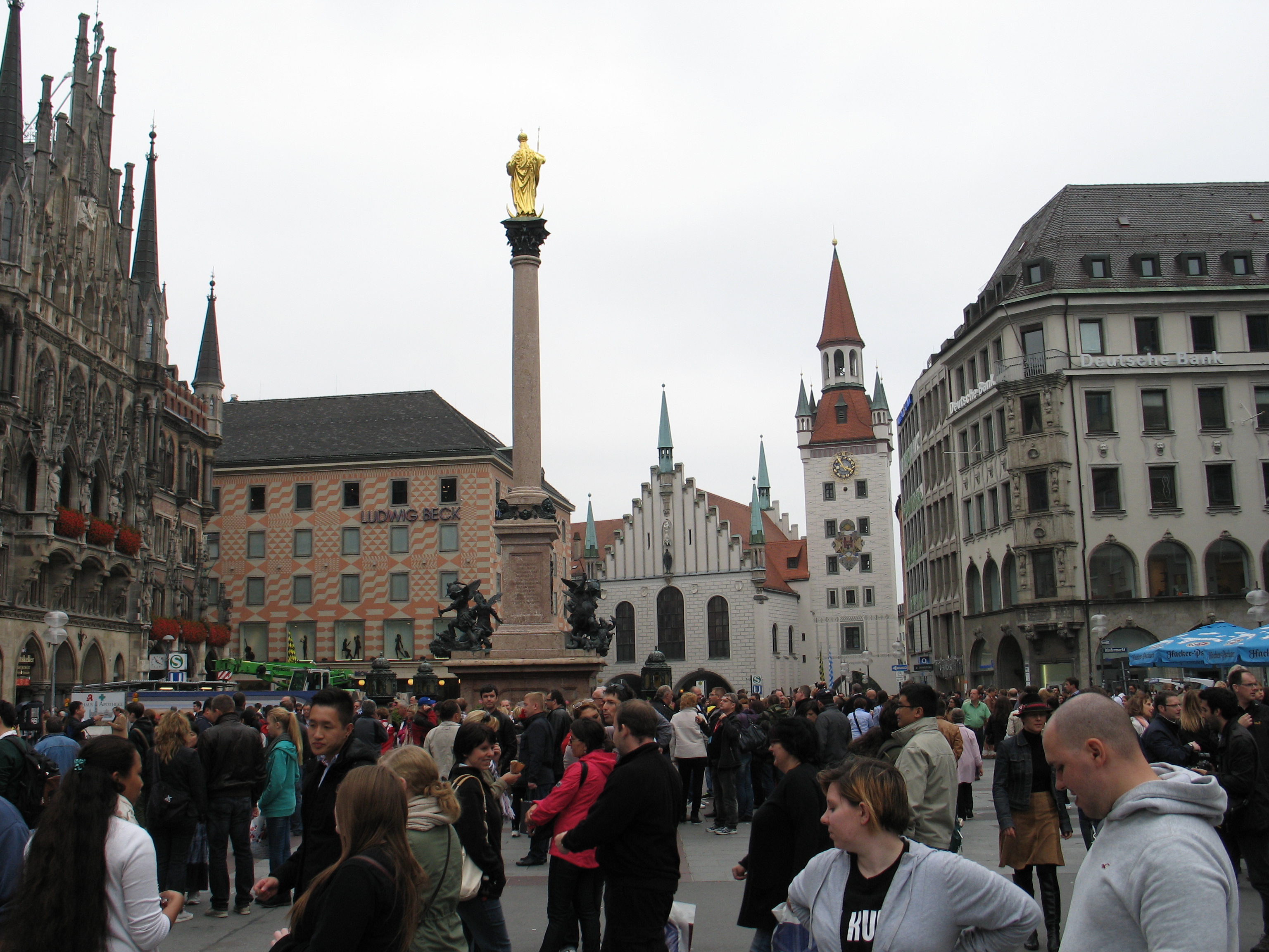 Marienplatz / Mary's Square - Munich | interesting place, historic town ...