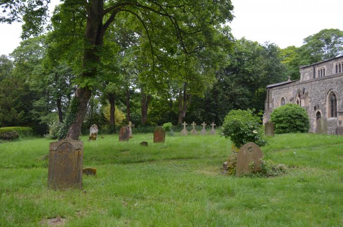 Holy Trinity Churchyard - Bledlow