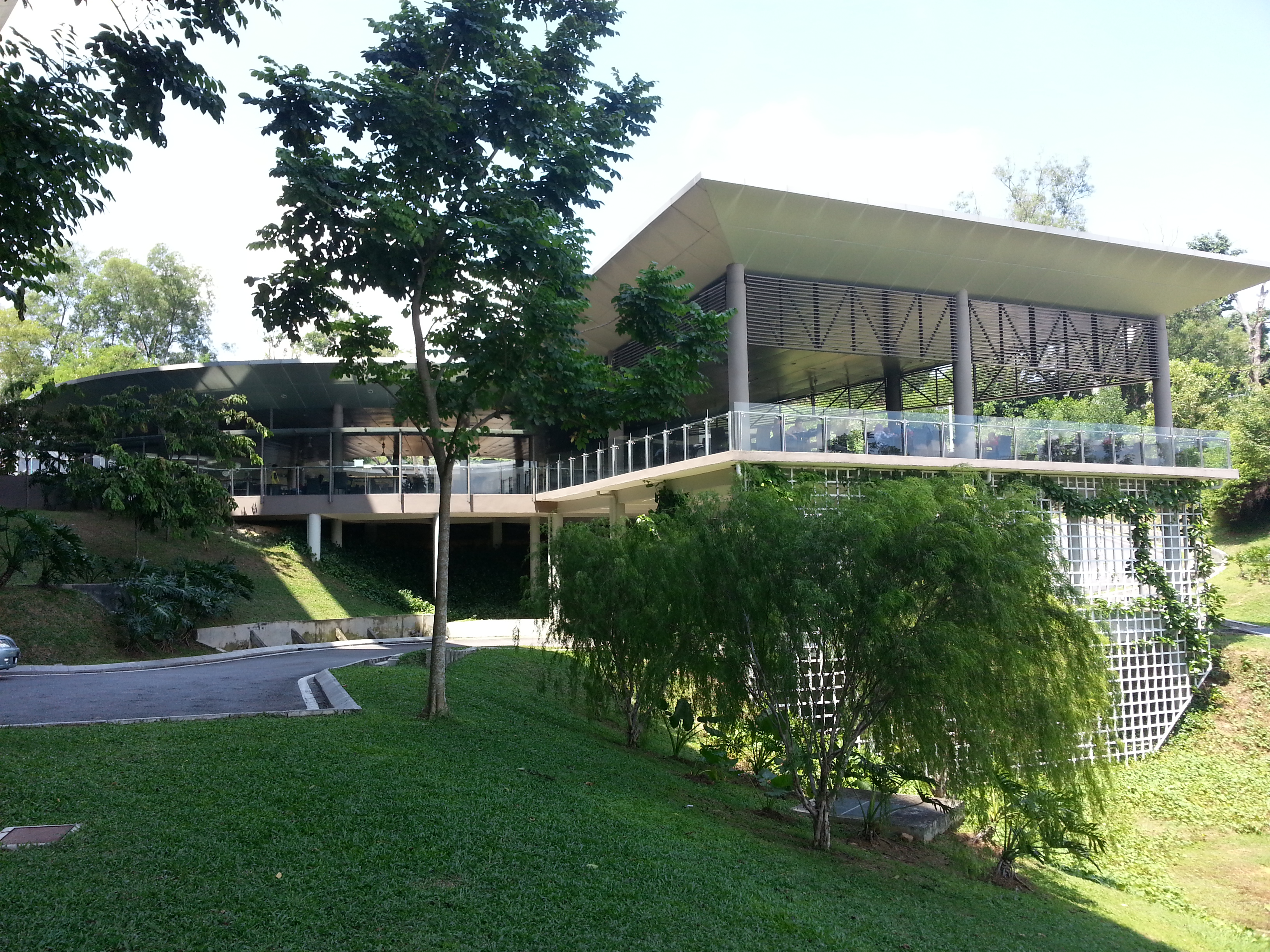 Perpustakaan Raja Tun Uda - Shah Alam