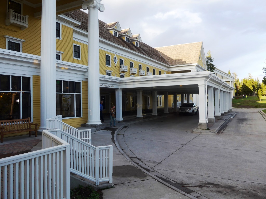 Lake Yellowstone Hotel - Lake Village