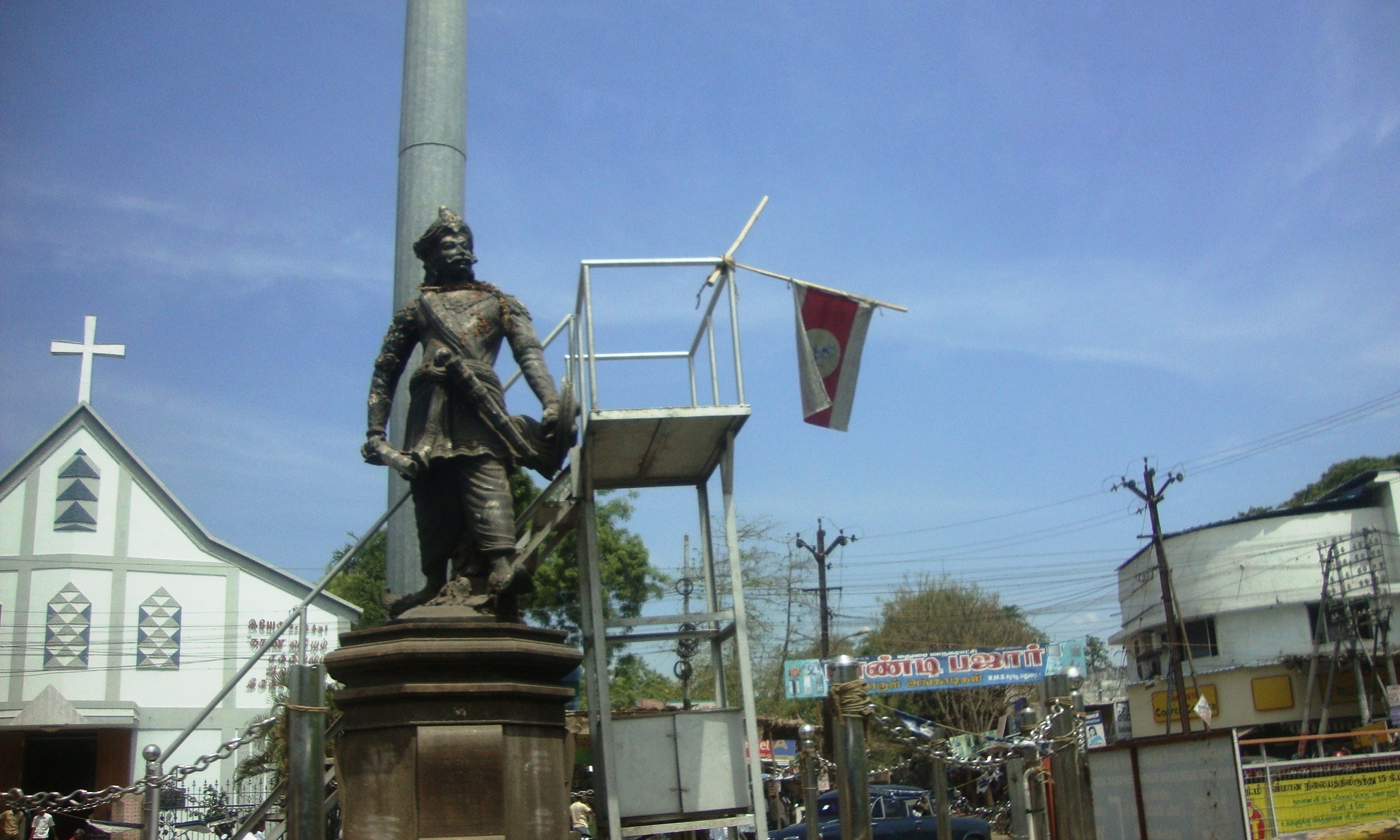Veera Paandiya Kattabomman Statue - Madurai