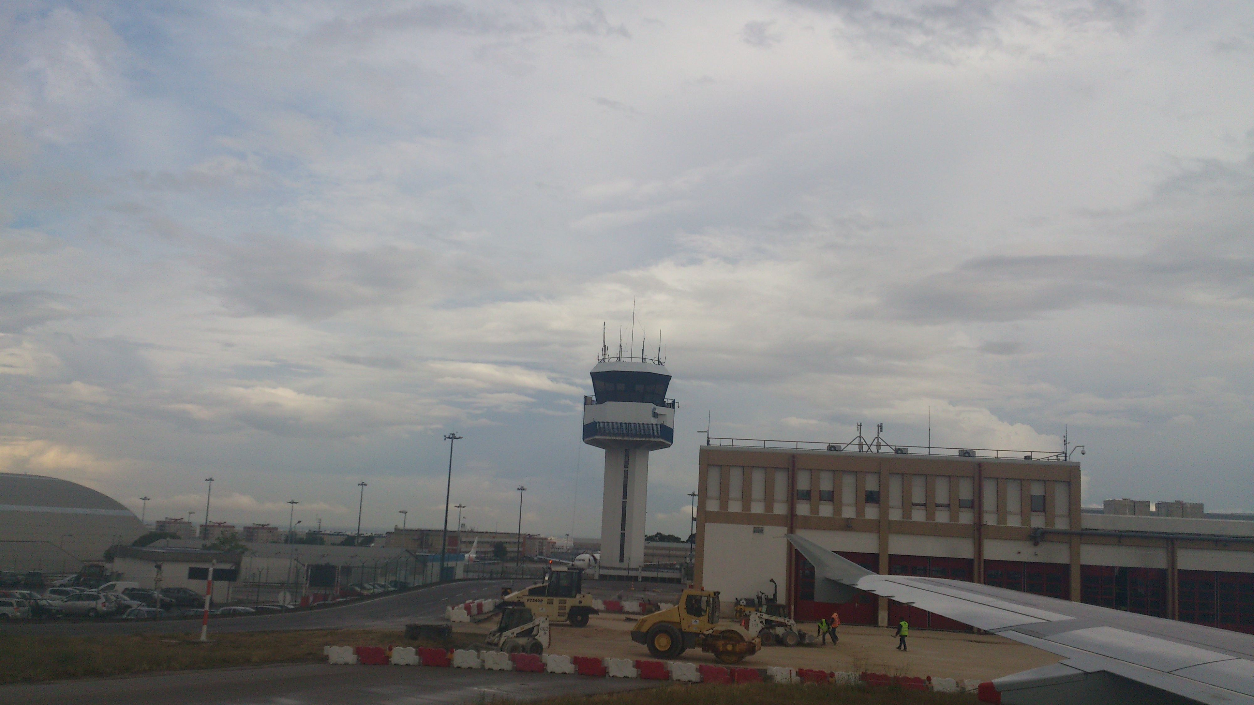 LPPT Airport Control Tower - Lisboa
