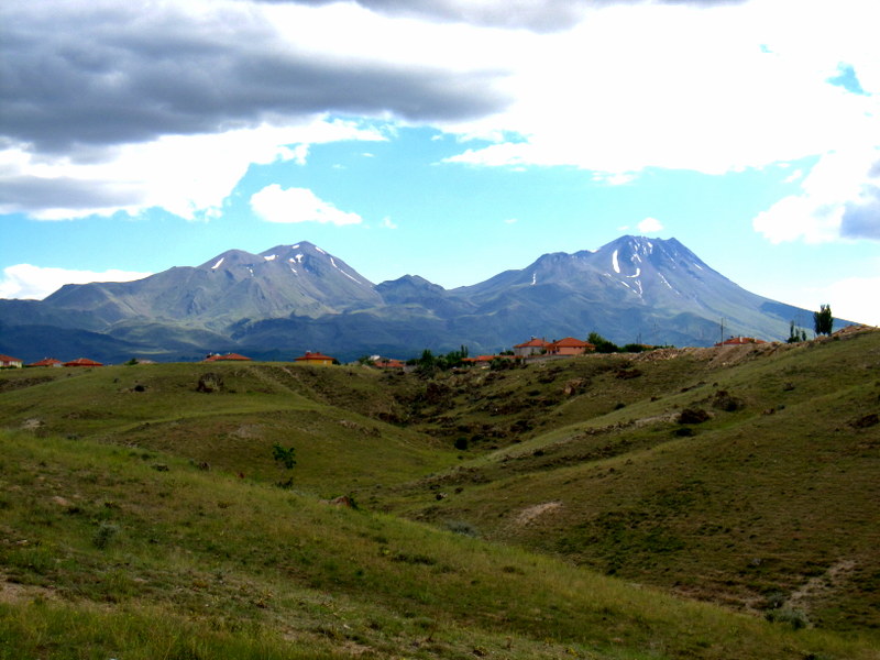 Mount Hasan (3268 m)