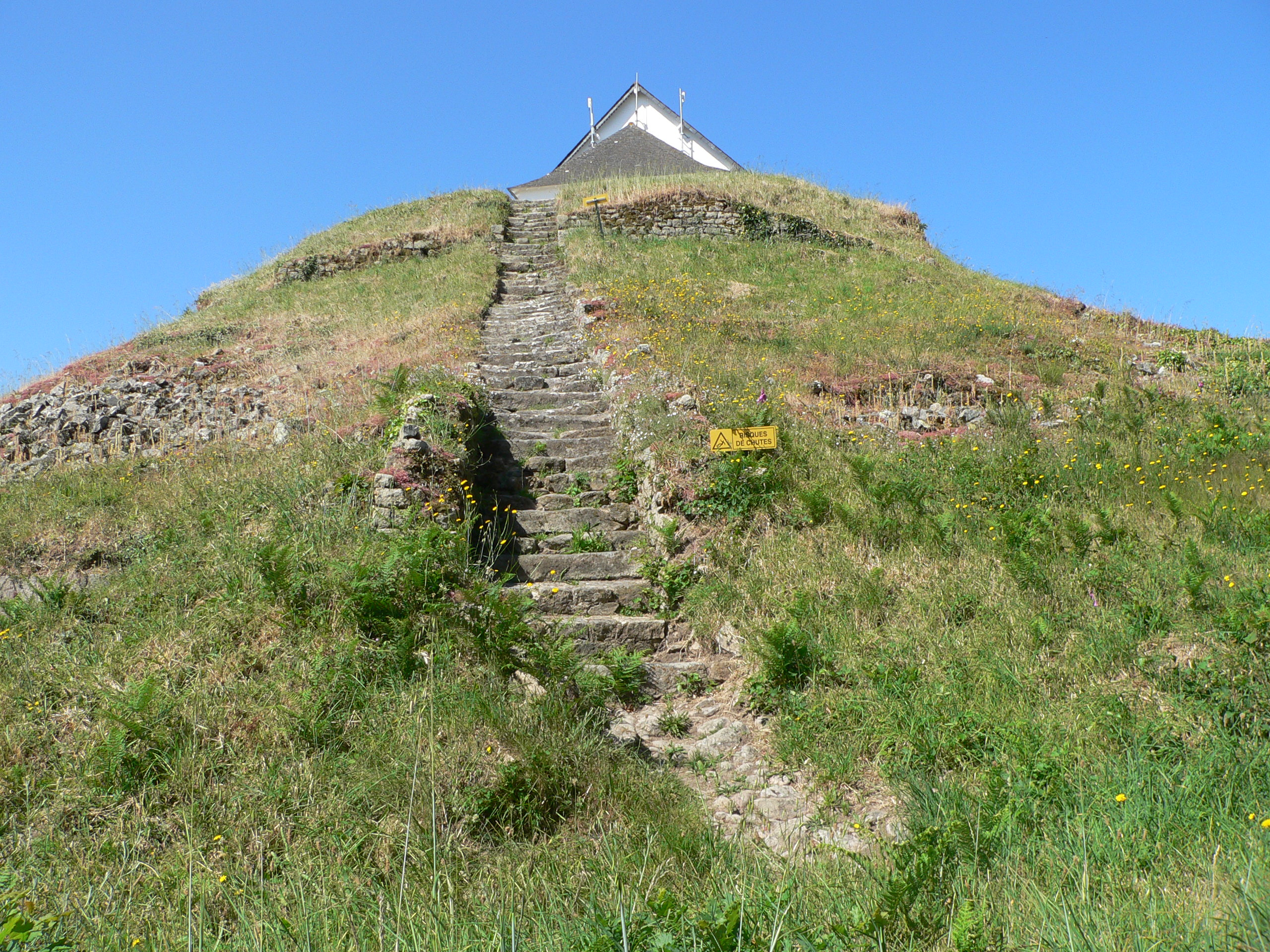 Tumulus of Saint-Michel