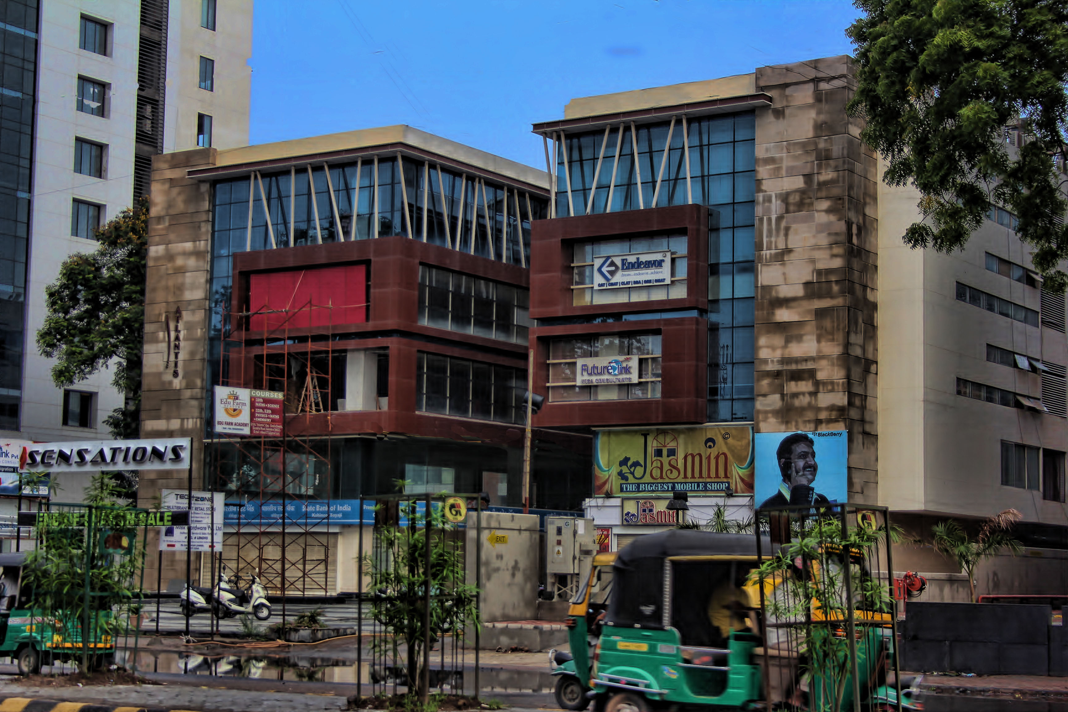 Atlantis - Vadodara | office building, shopping mall