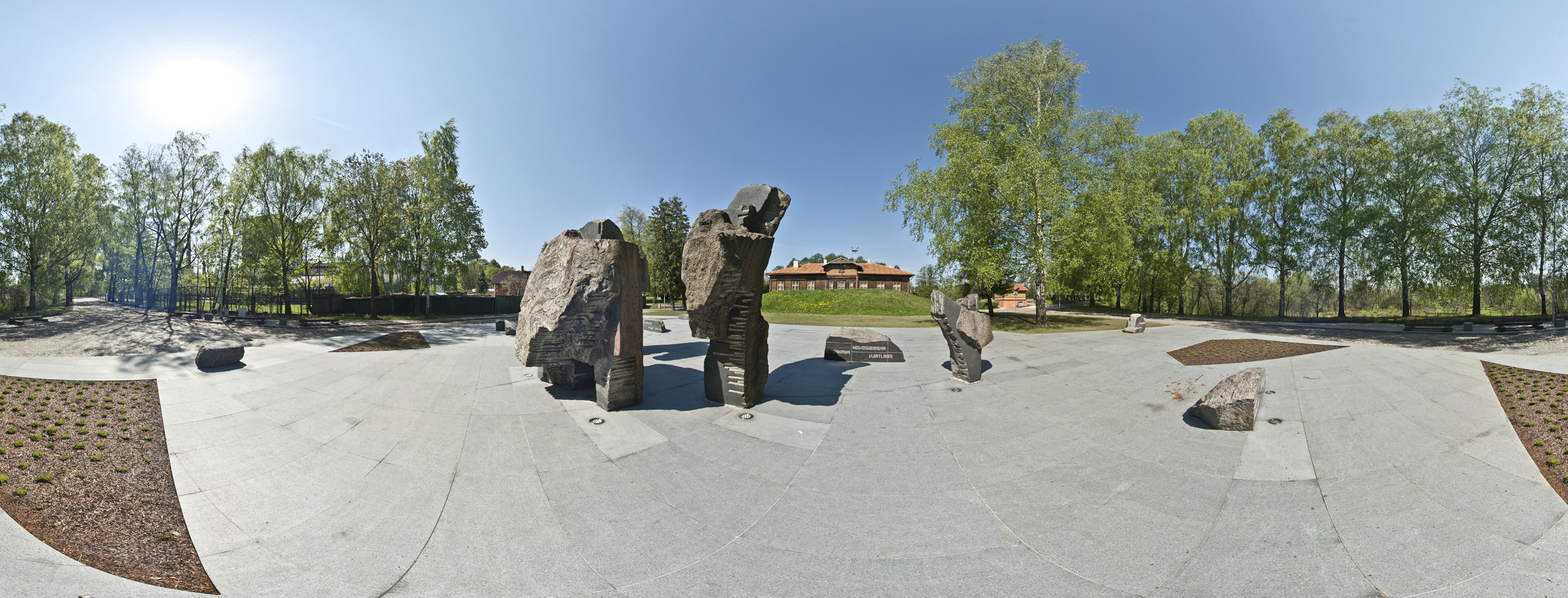 Komunistiskā terora upuru piemineklis "Putenī" - Rīga