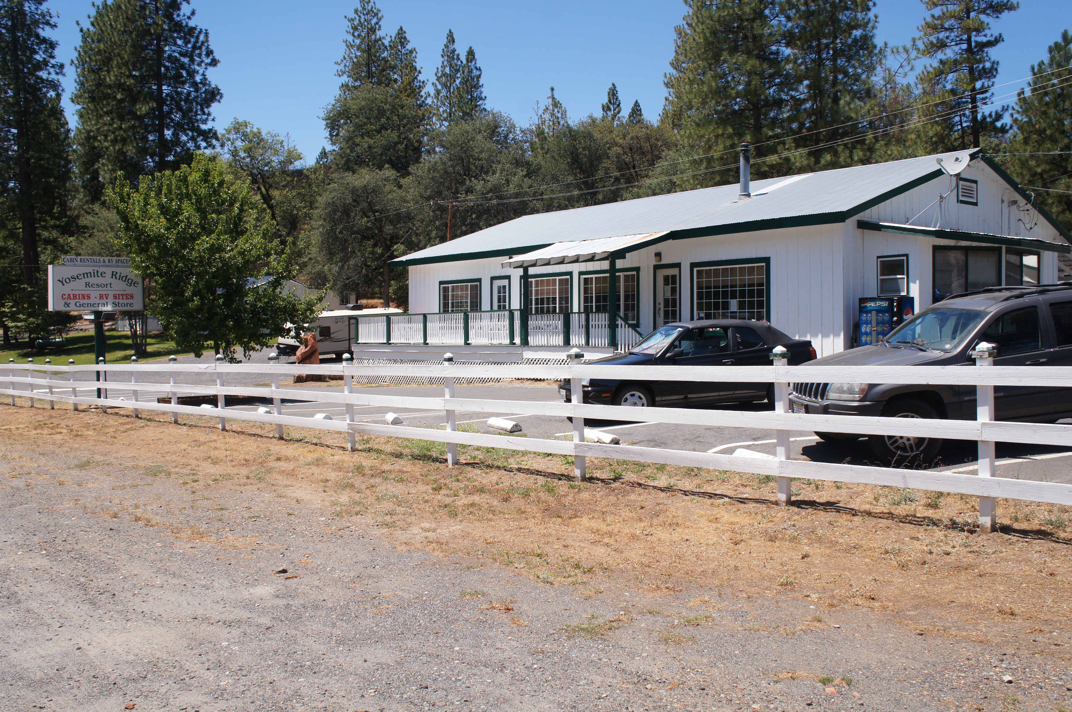 Buck Meadows General Store (Yosemite Ridge)