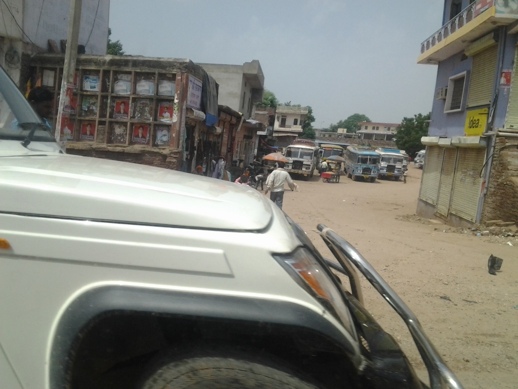Privet Bus Stand - Karauli