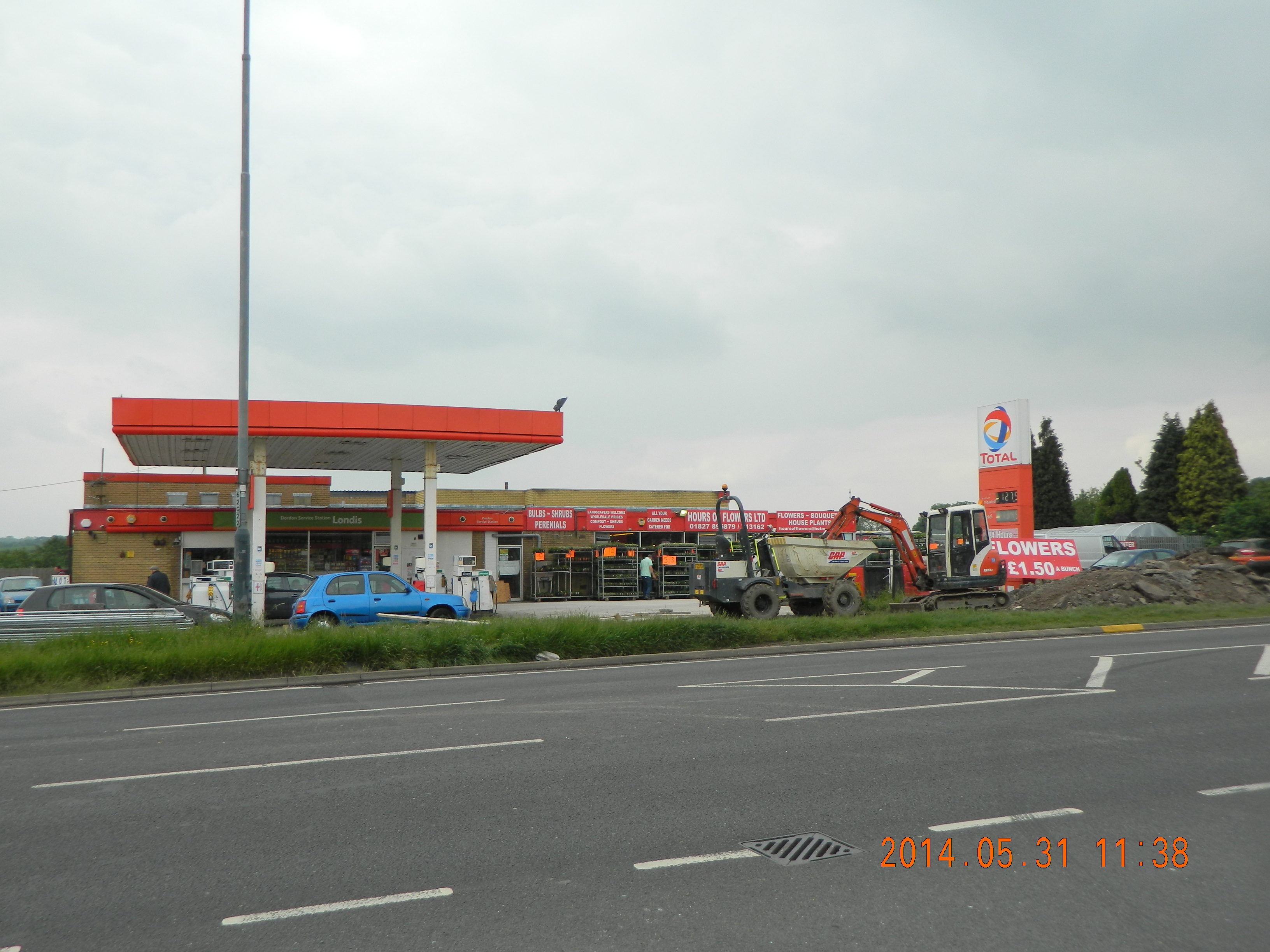 Total Petrol Station, A5 Dordon