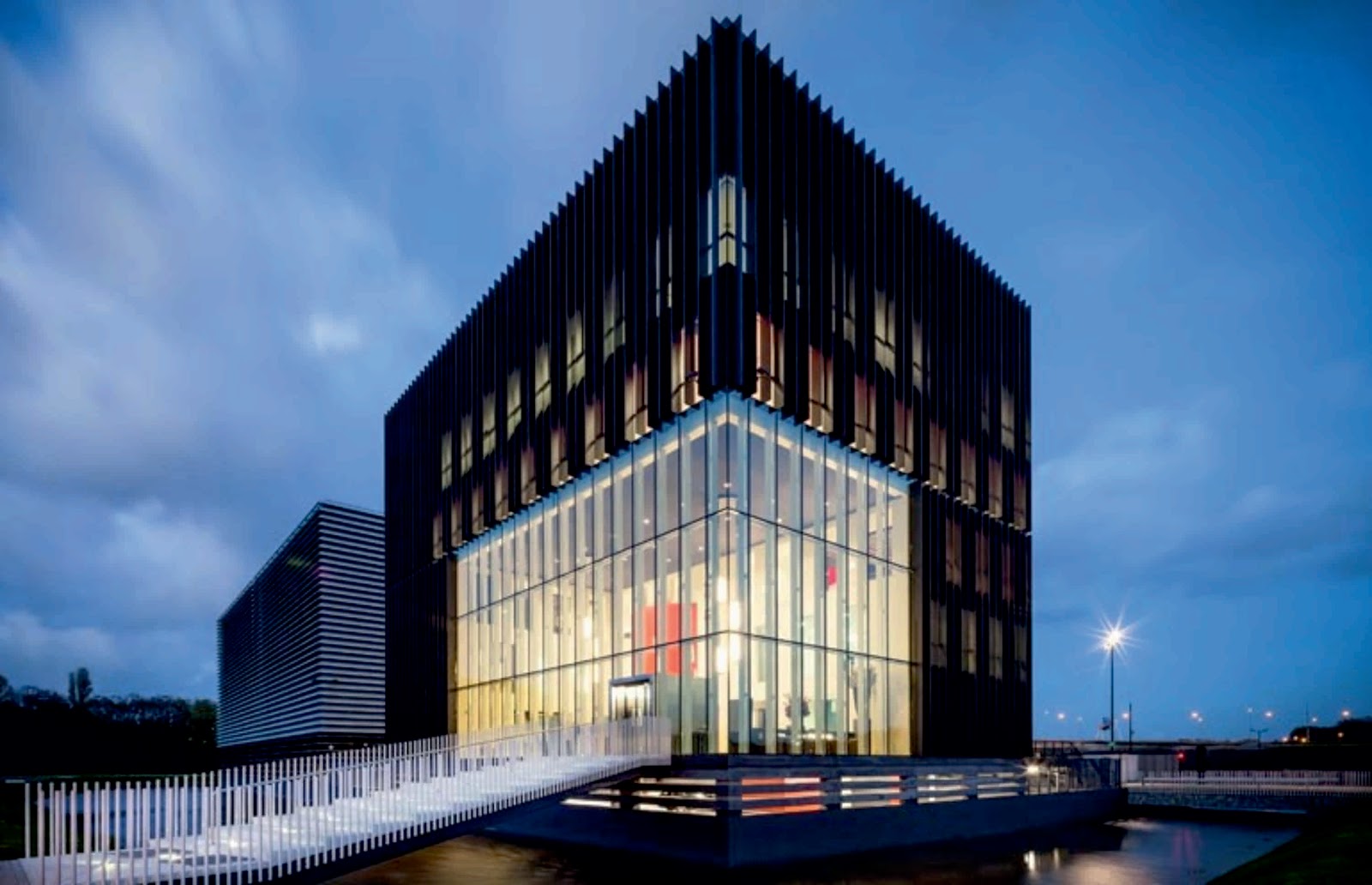 Equinix "AM3" Data Center (Amsterdam Science Park) Netherlands
