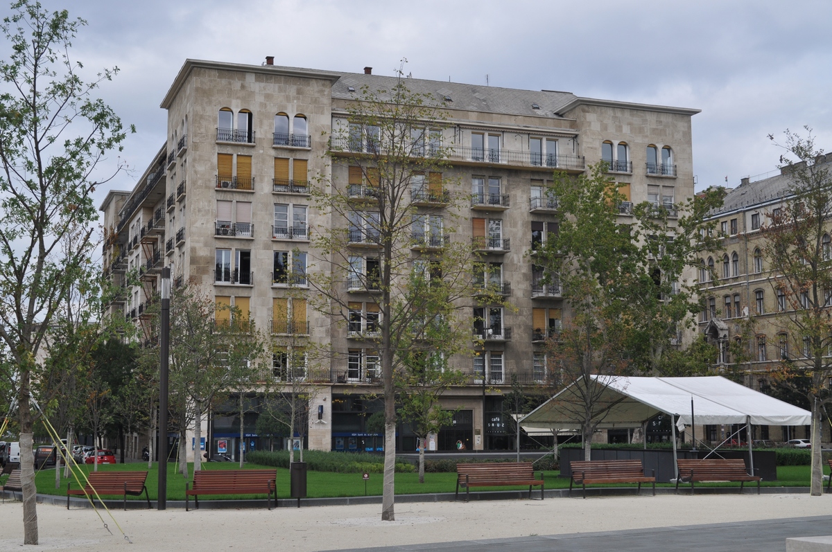 Lajos Kossuth Square, 18 - Budapest