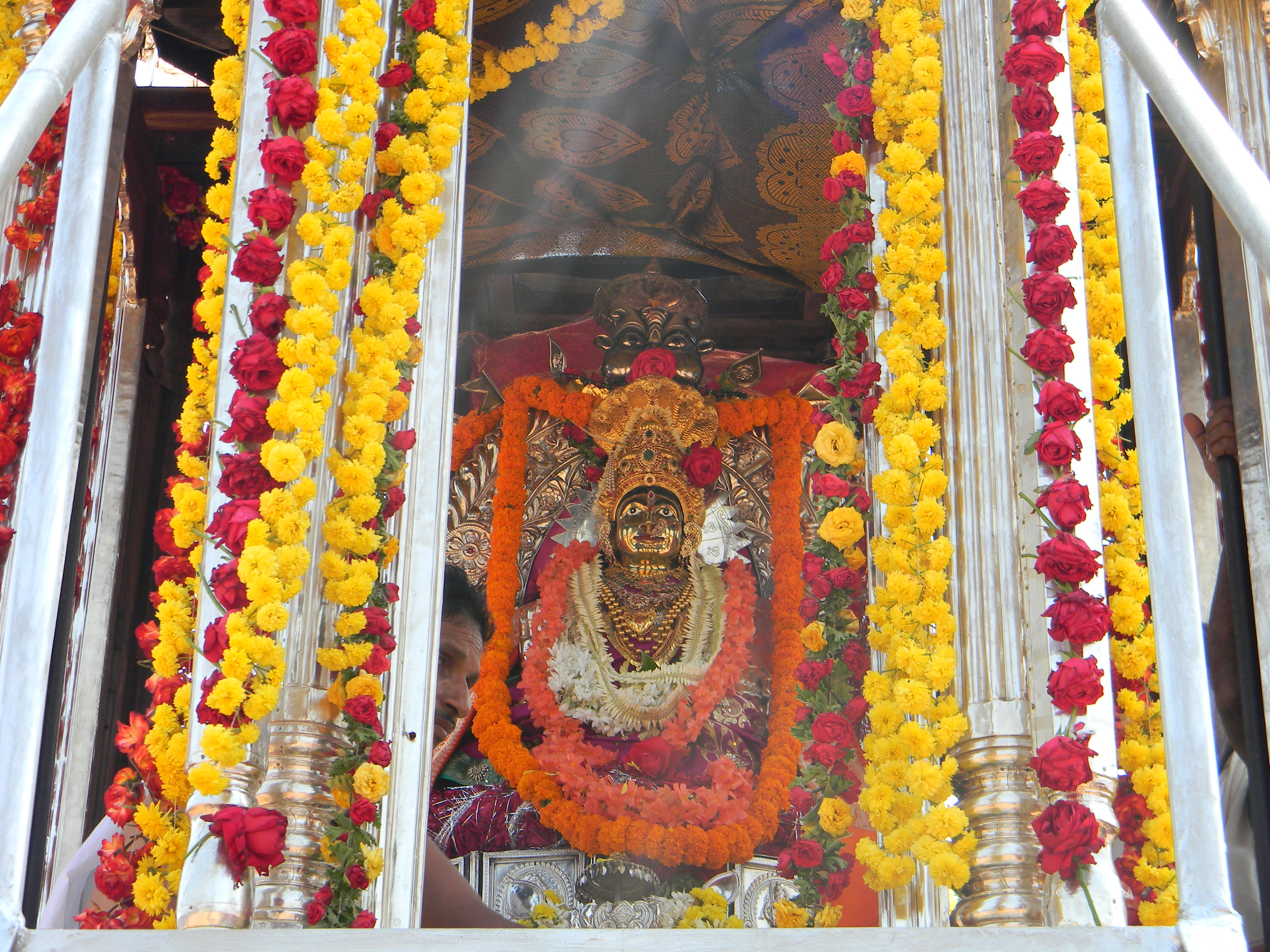 Shree Sarveshwar Atmanand Satguru Samarth Sanidhi (Shetra Mankipura Math)