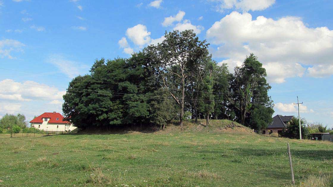 Tajemniczy kurhan - Łuczyce