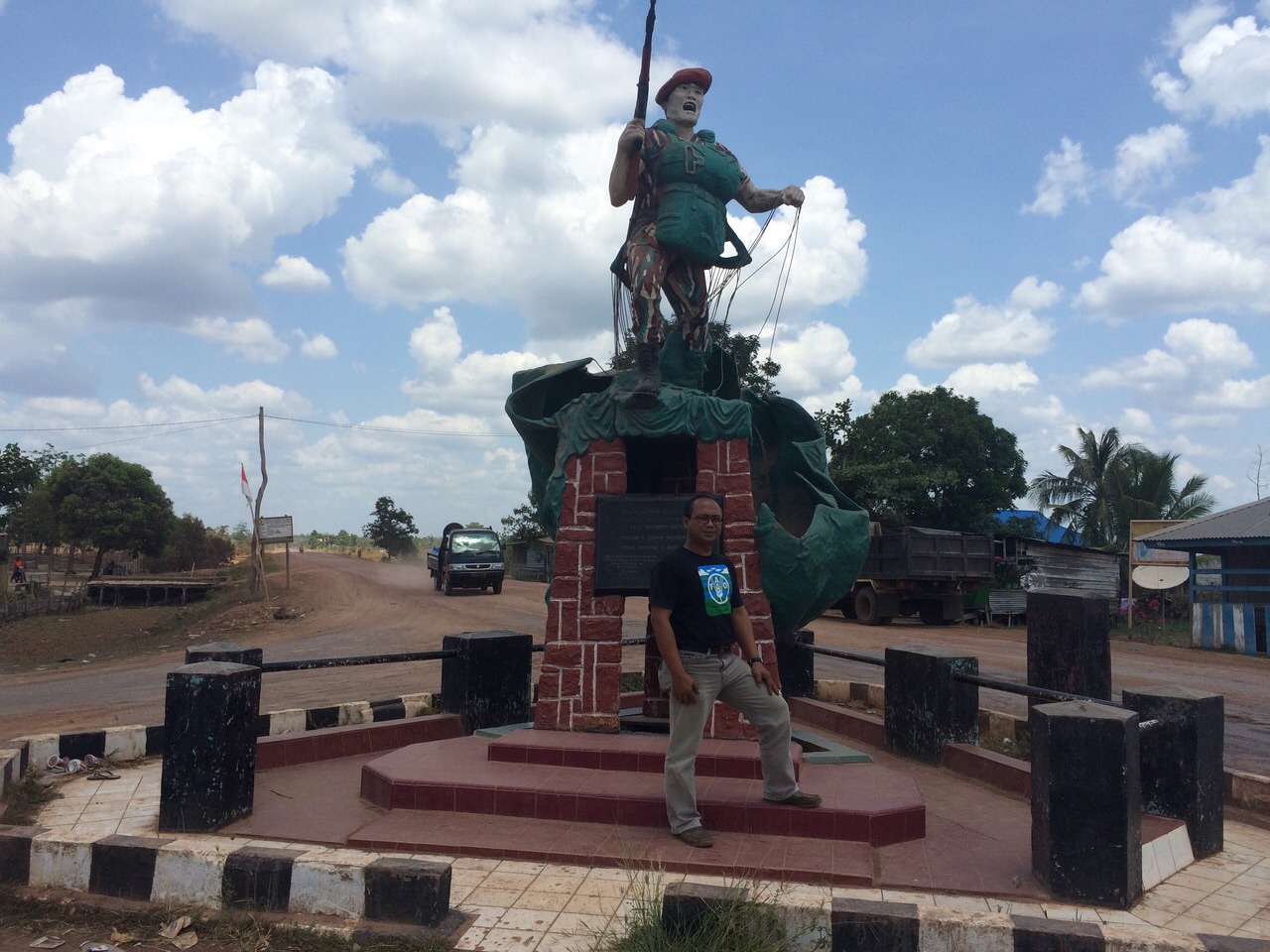 Tugu Penerjunan Pembebasan Irian Barat - Sumber Harapan Village - Tanah ...