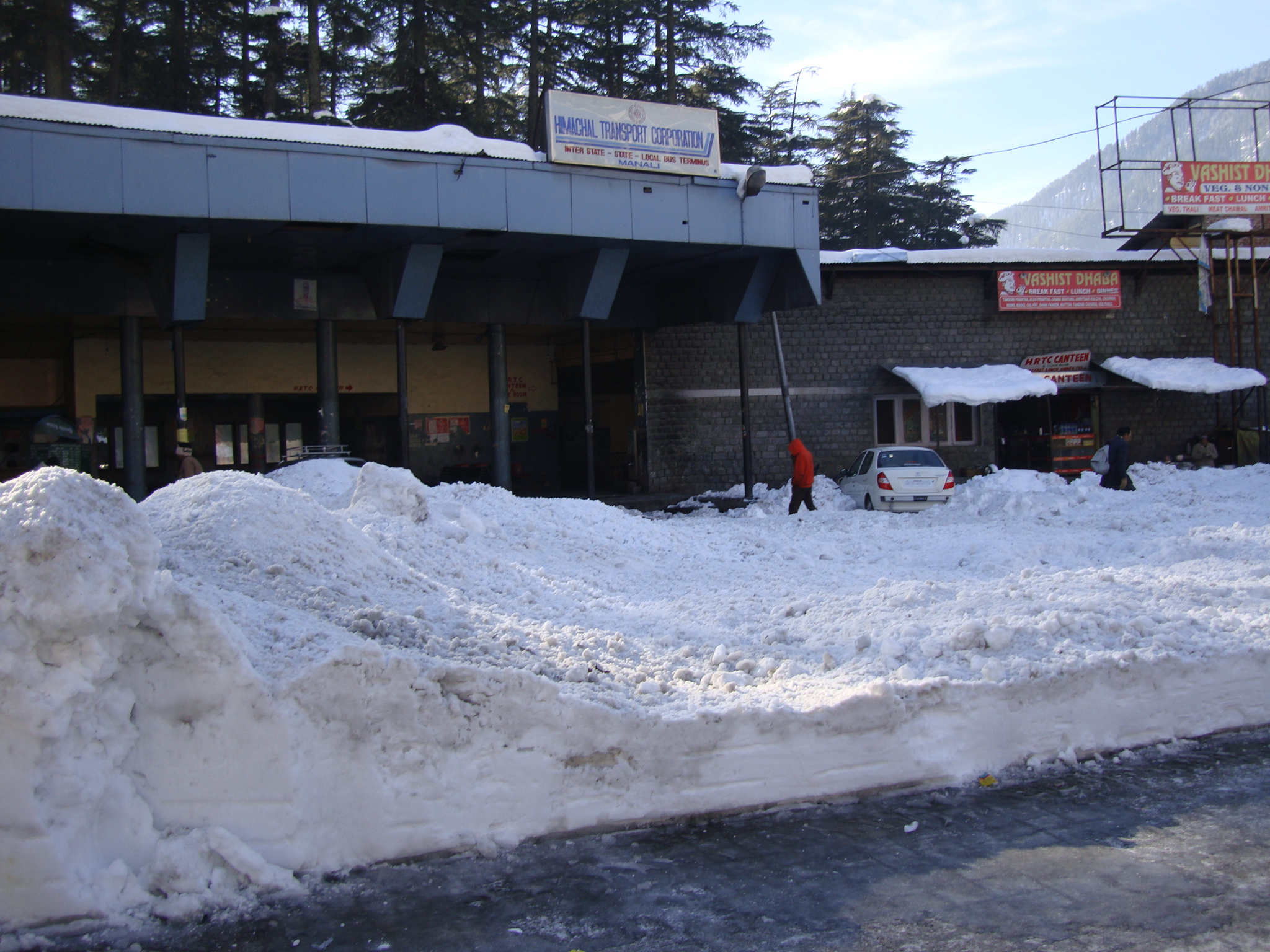 HRTC. Bus Stand, Manali - Manali