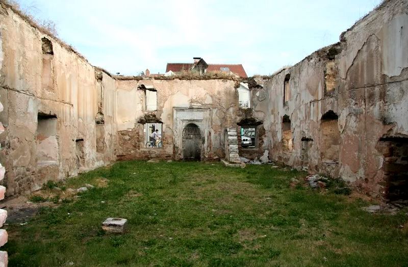 Alay Bey's Mosque / Charshi Mosque - Prilep | ruins, 15th century ...