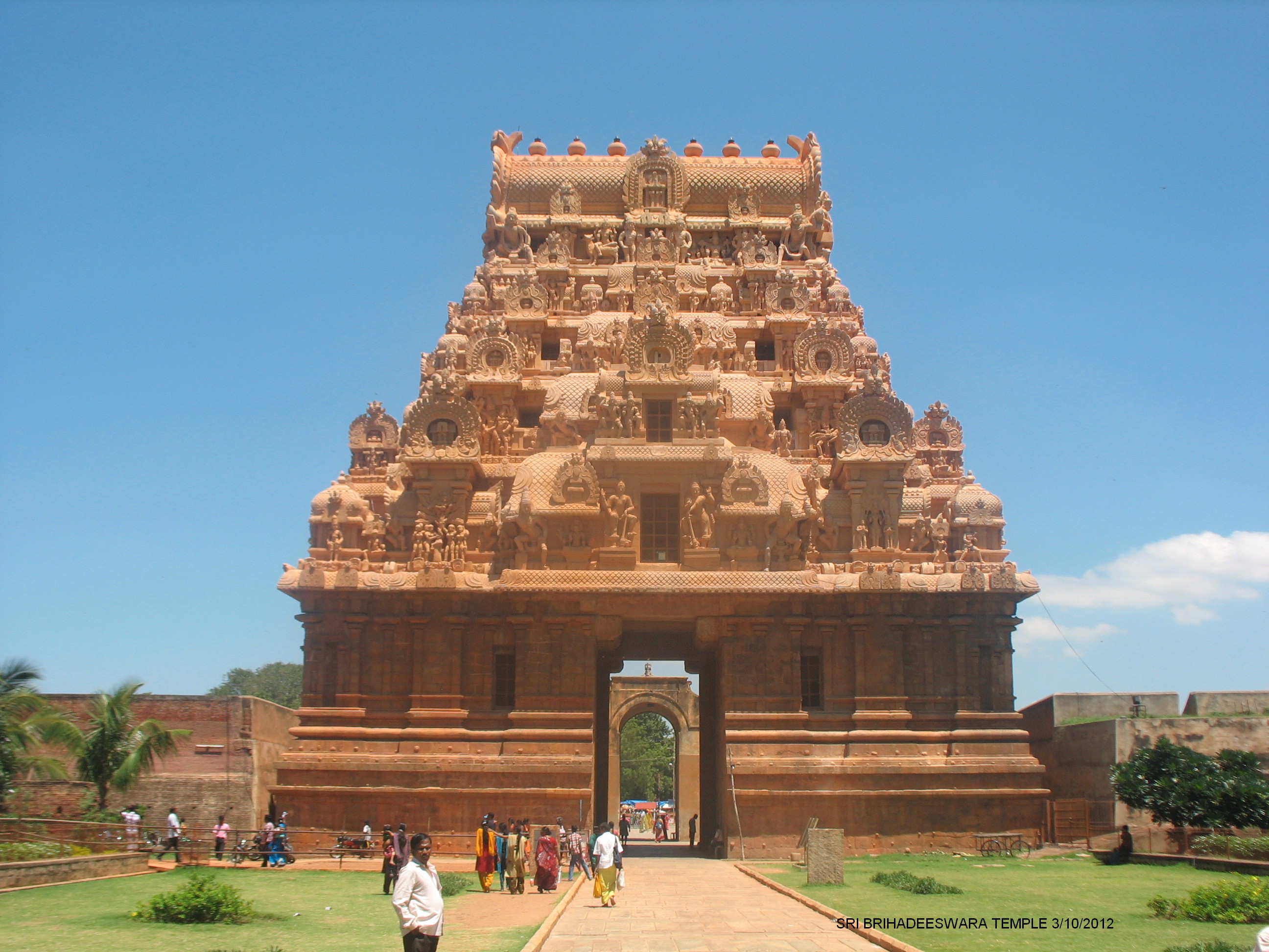 Thanjavur Big Temple Complex - Thanjavur
