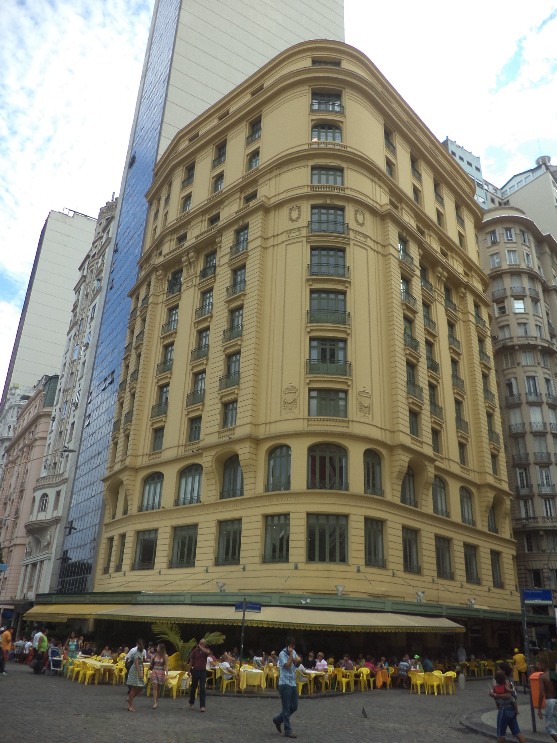 Edifício Wolfgang Amadeus Mozart (Amarelinho) - Rio de Janeiro