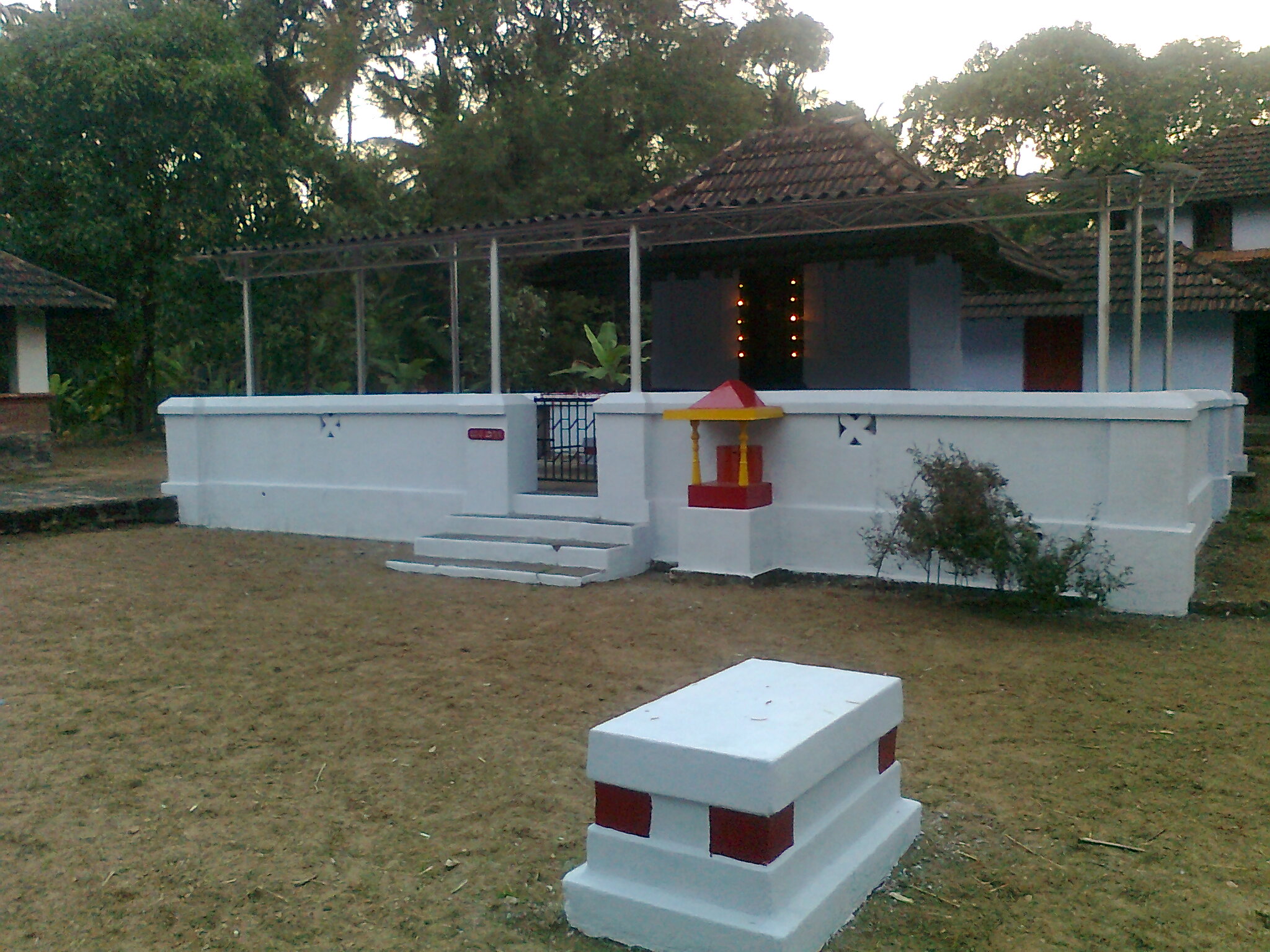 Palangadan Poonthuruthi Kalari Kshethram - Pattuvam