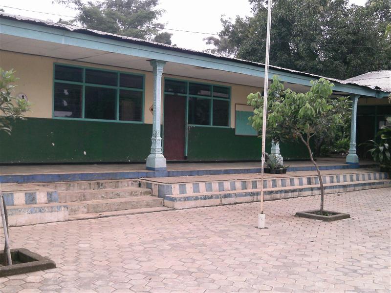 sekolahan mbak hening - Ploso