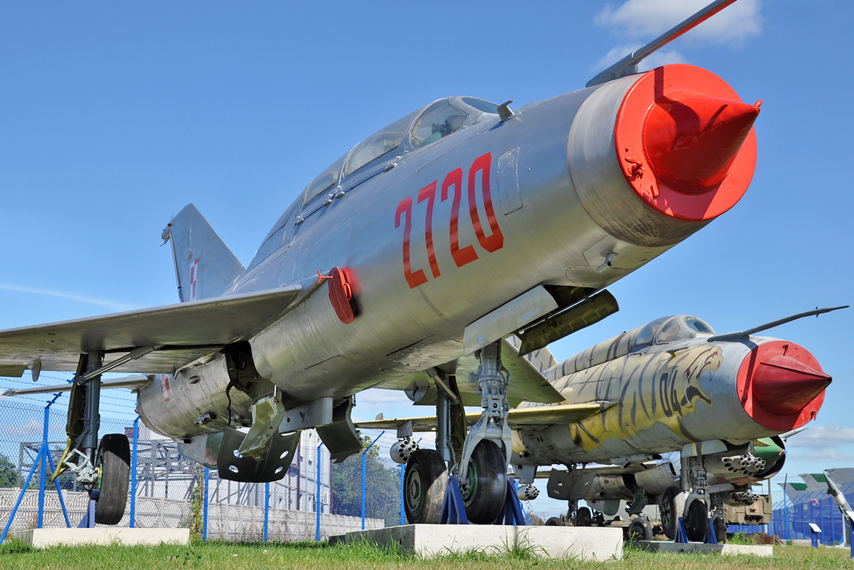 Mikoyan-Gurevich MiG-21U-600 - Dęblin | aircraft on display