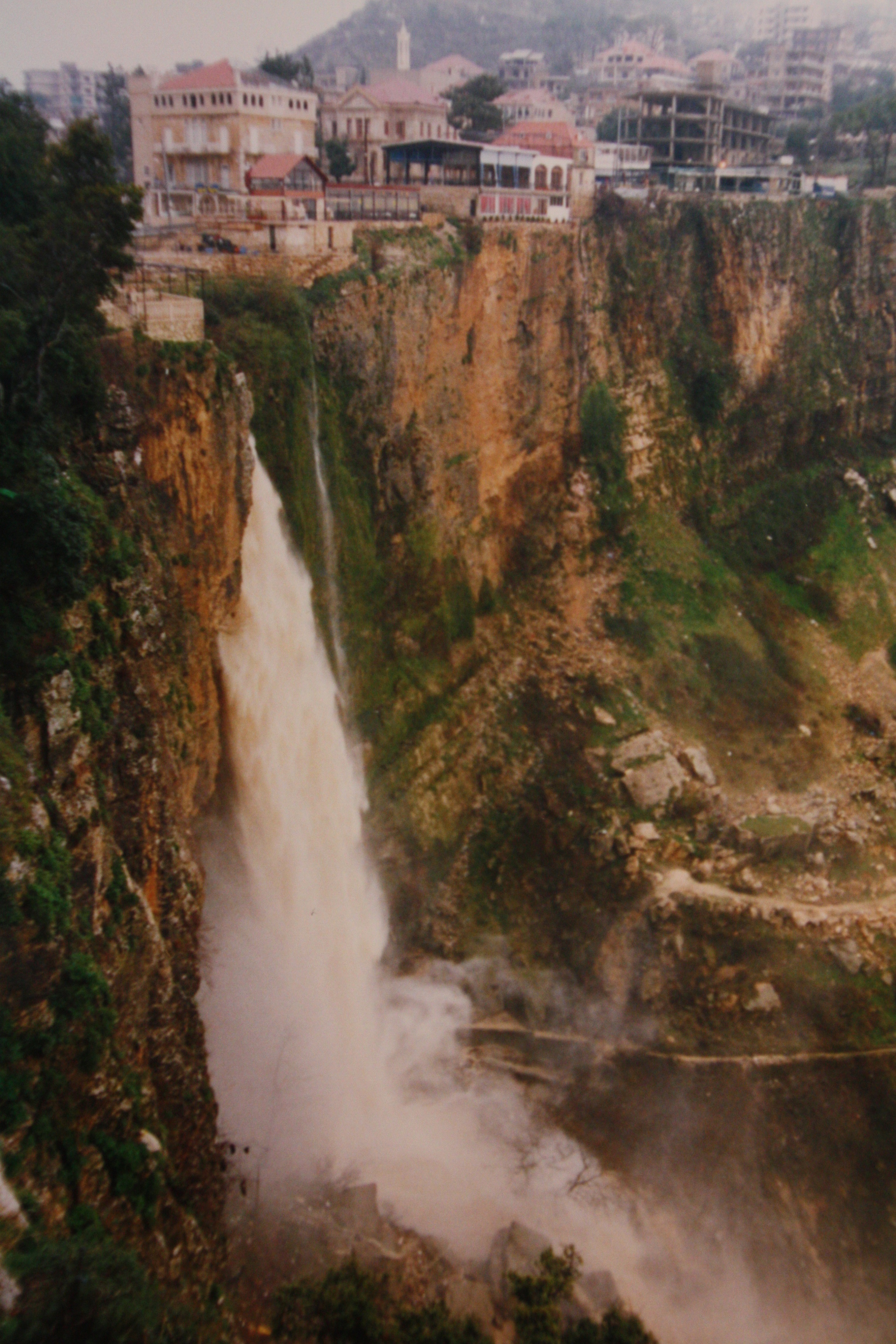 Jezzine waterfall - شلال جزين