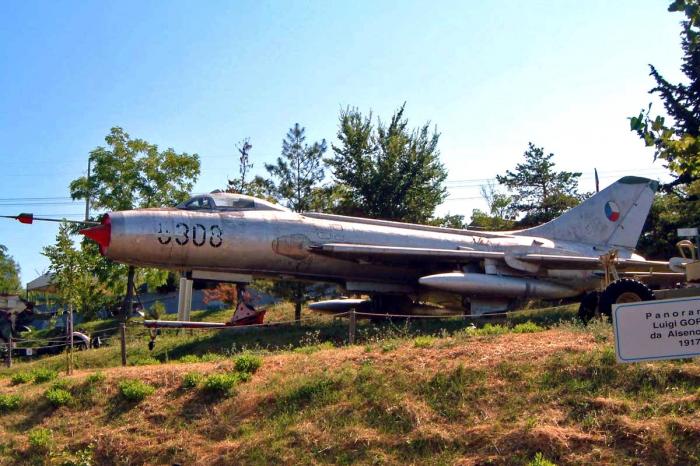Sukhoi Su-7BMK “Fitter-A” | aircraft on display