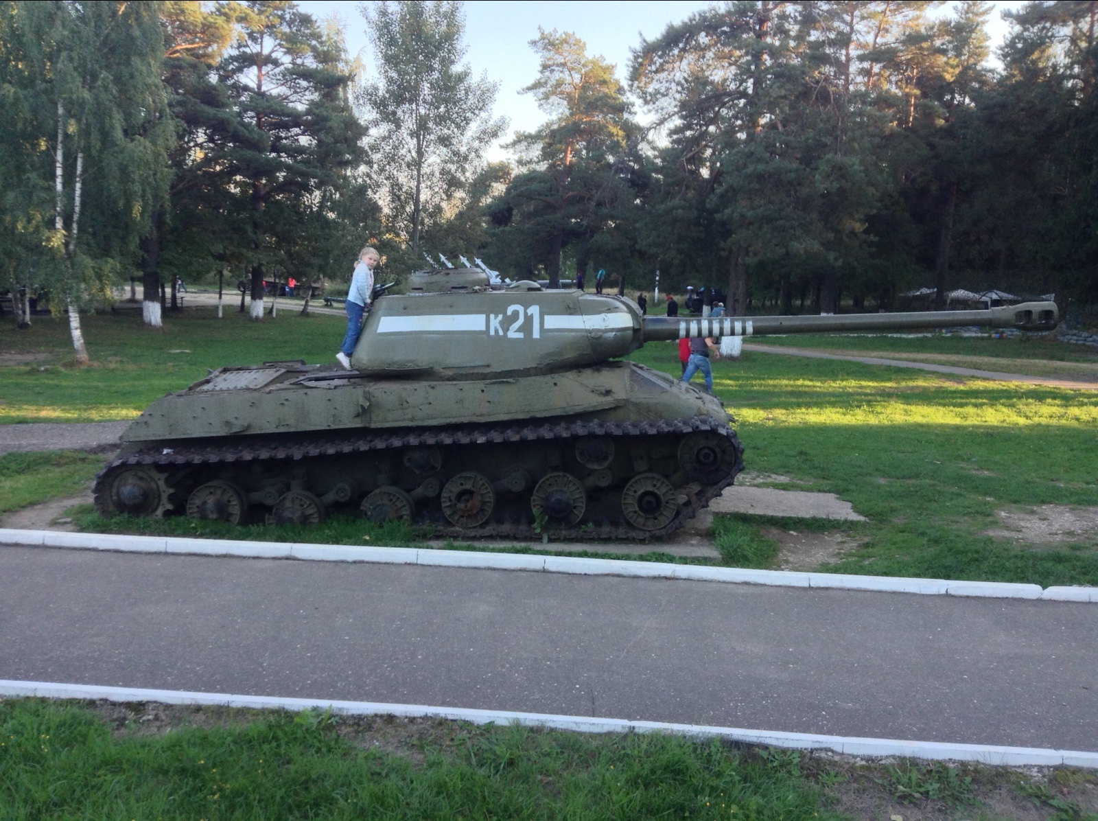 IS-2 heavy tank - Lenino | tank on display