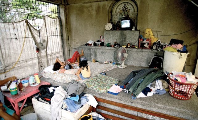 Manila North Cemetery - Manila