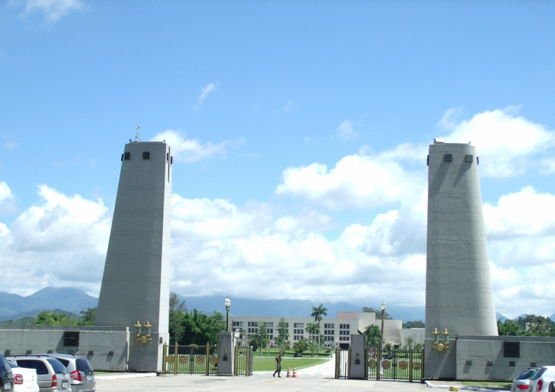 Portão Monumental - Resende
