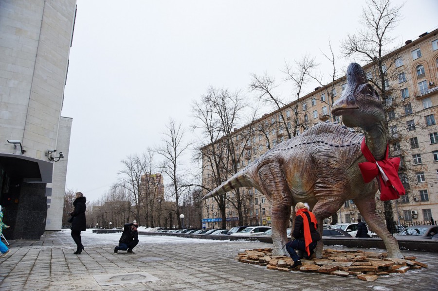 Amurosaurus riabinini sculpure - Moscow