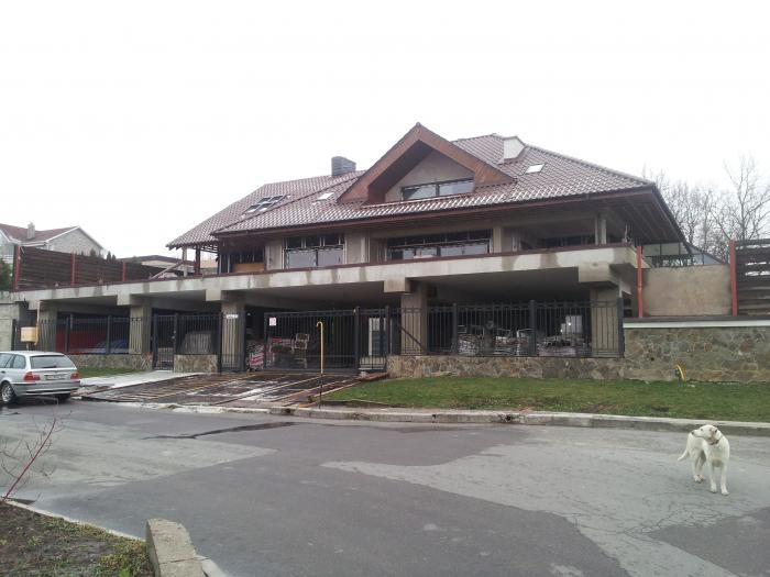 vulytsia Haiova, 10 - Lisnyky