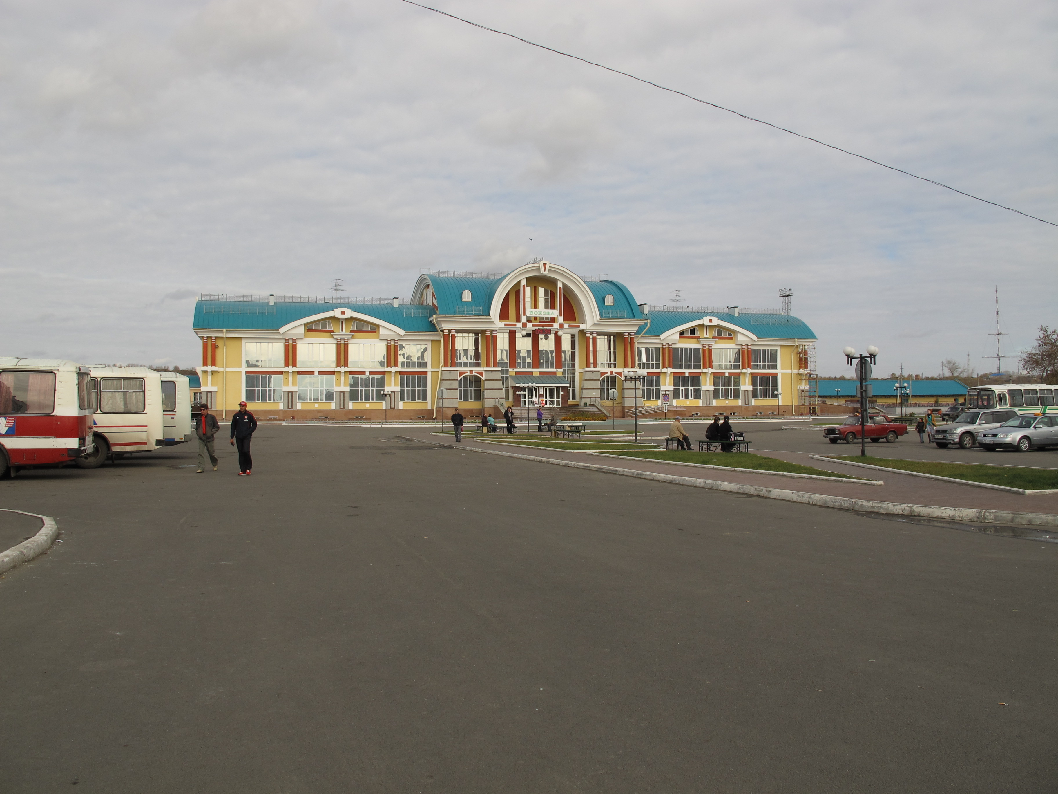 Железнодорожный вокзал станции Бийск - Бийск