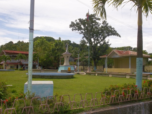 Lianga Peoples Park - Poblacion (Lianga)