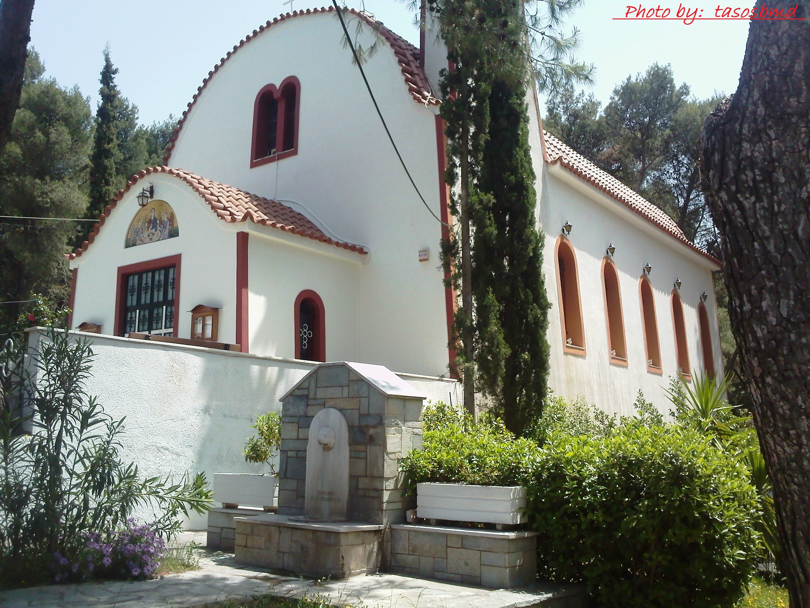 Ι.Ν. Αγίας Τριάδας - Εκάλη