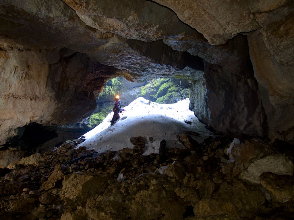 Egiz-Tinah cave