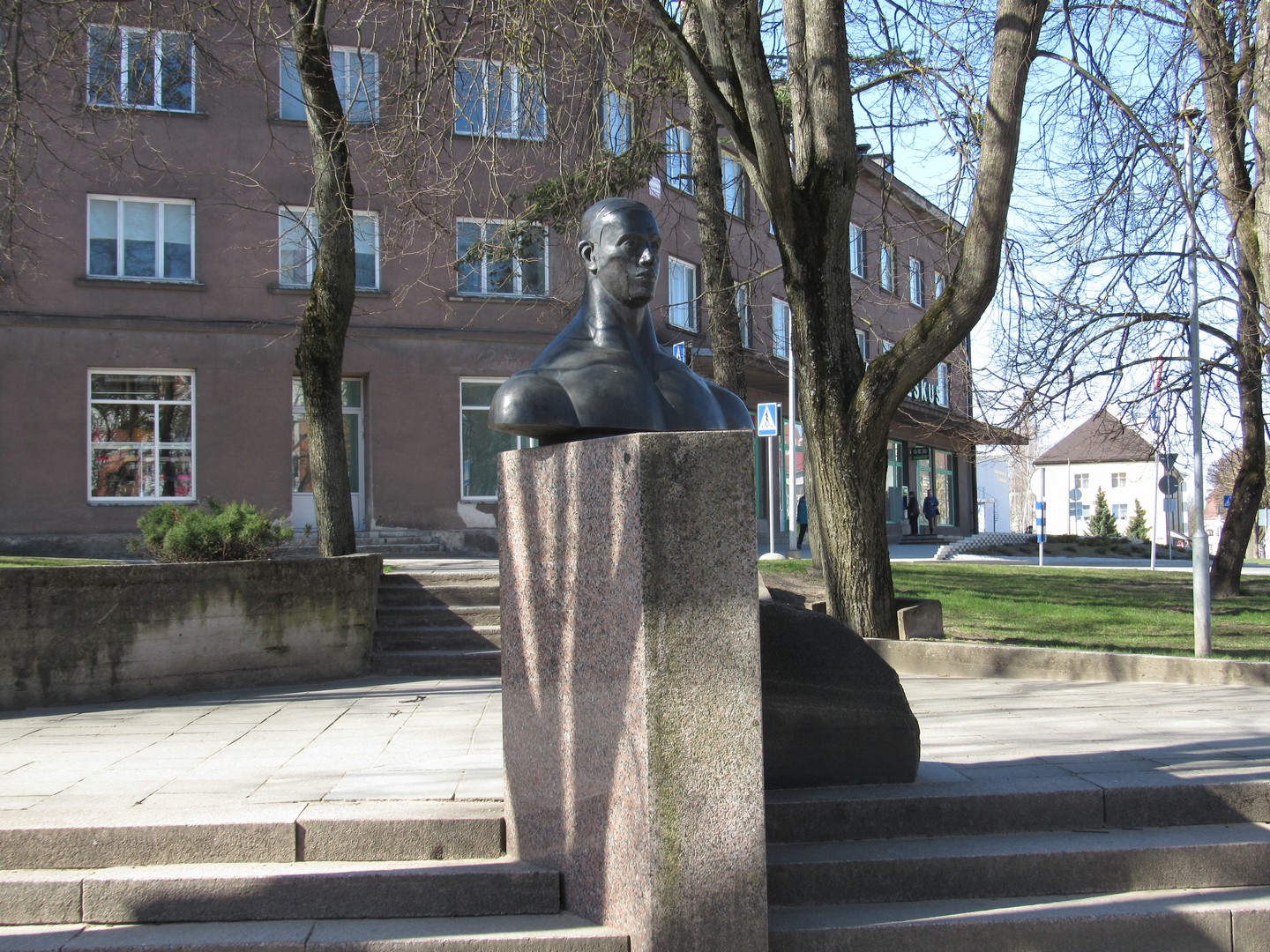 Alfred Neuland bust - Valga | monument, bust (sculpture)