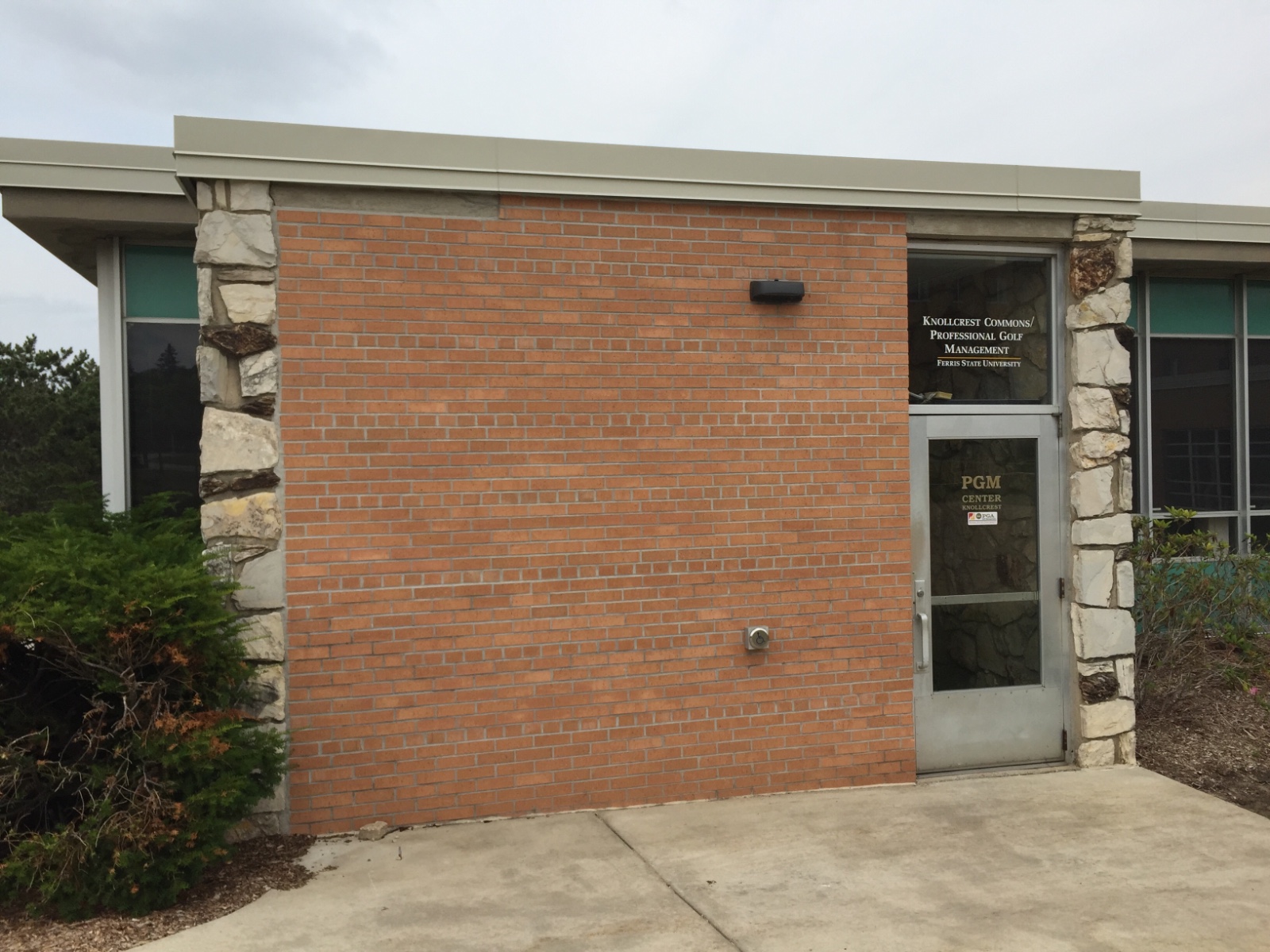 Knollcrest Commons/ Professional Golf Management - Big Rapids, Michigan