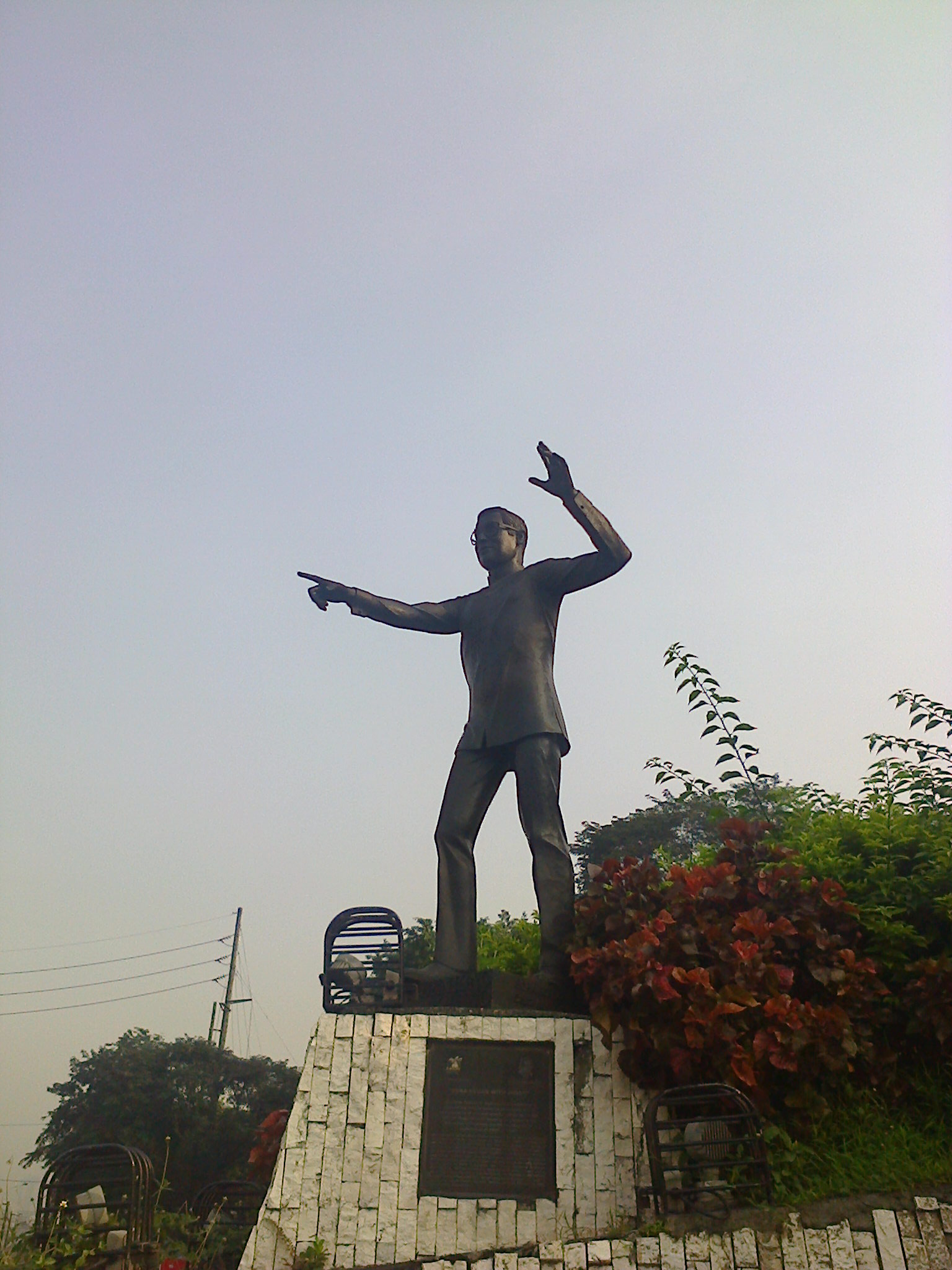 "EDSA Began with Ninoy" Statue - Quezon City