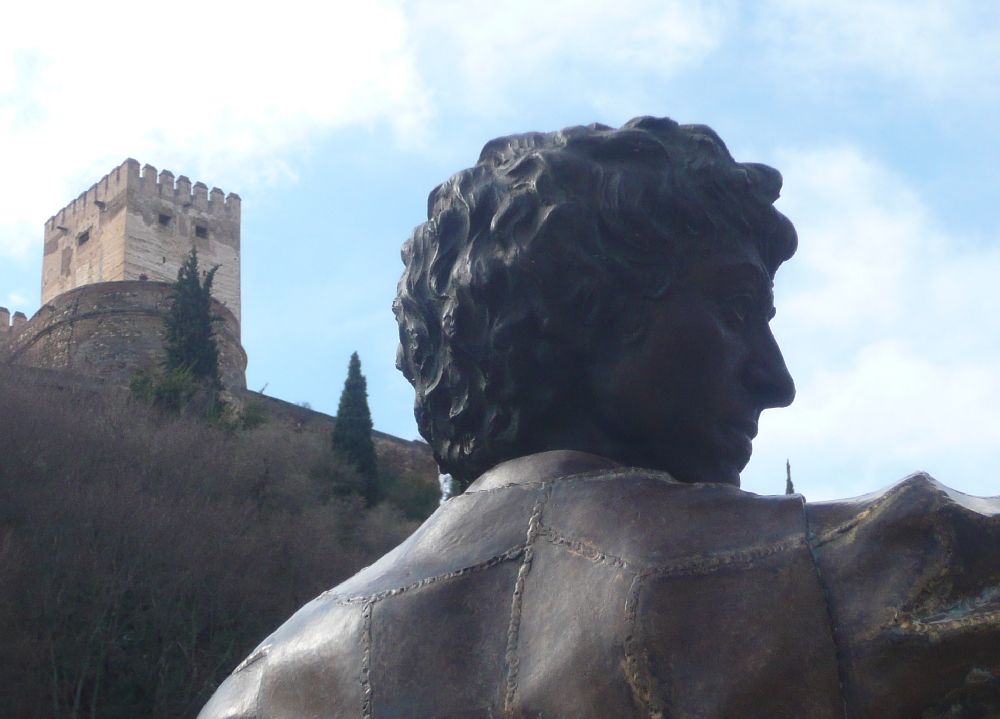 Monumento a Mario Maya - Granada
