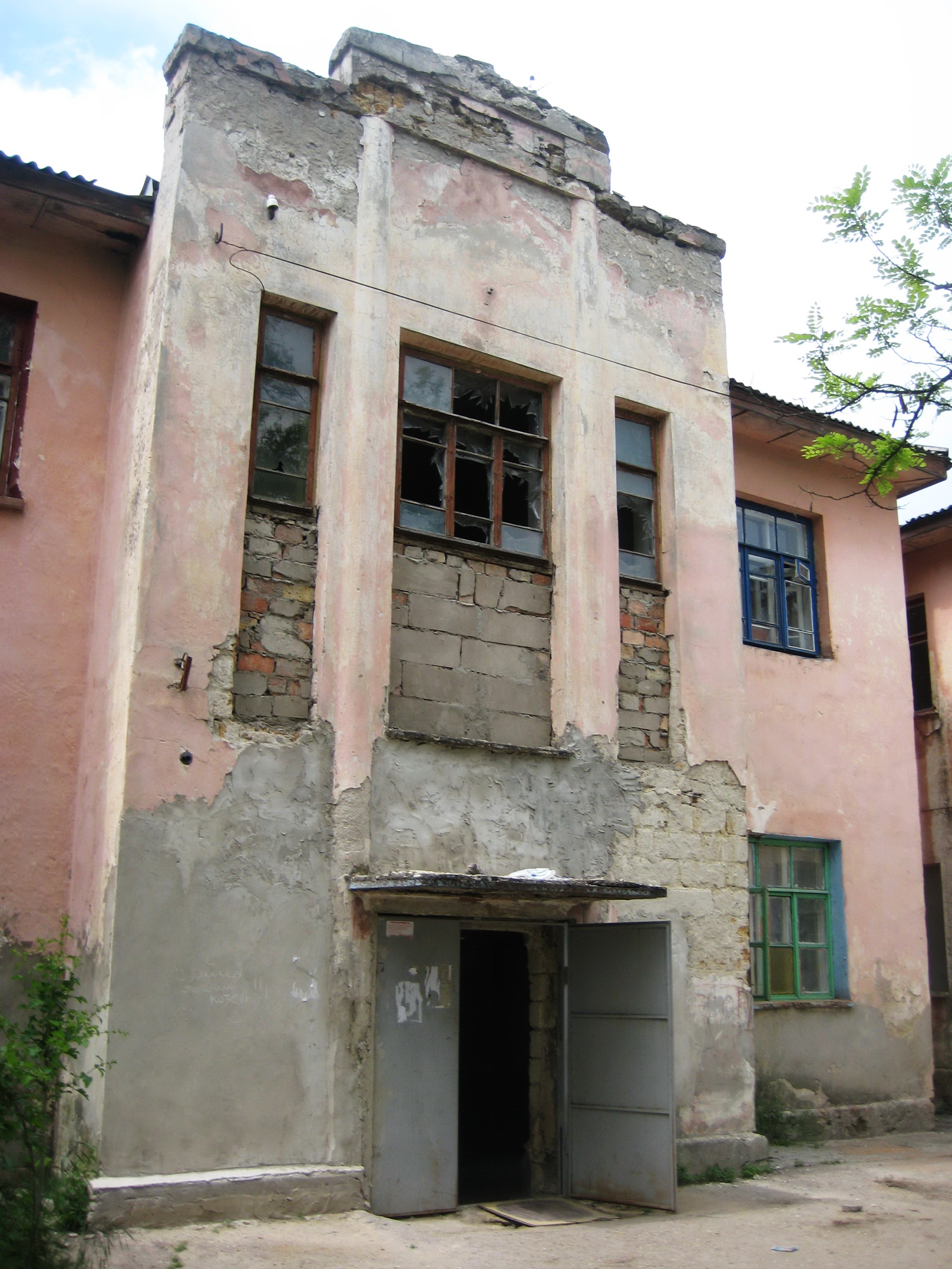 Old dormitory - Mirnoye / Myrne | 1905_construction