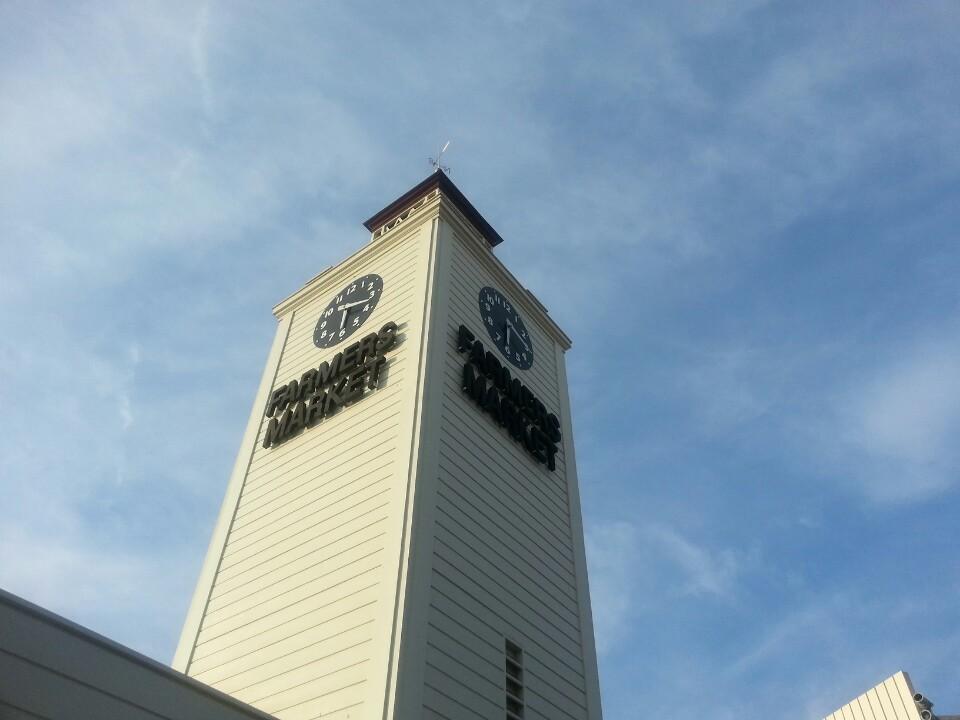 Farmers Market Clock Tower / Taschen - Los Angeles, California