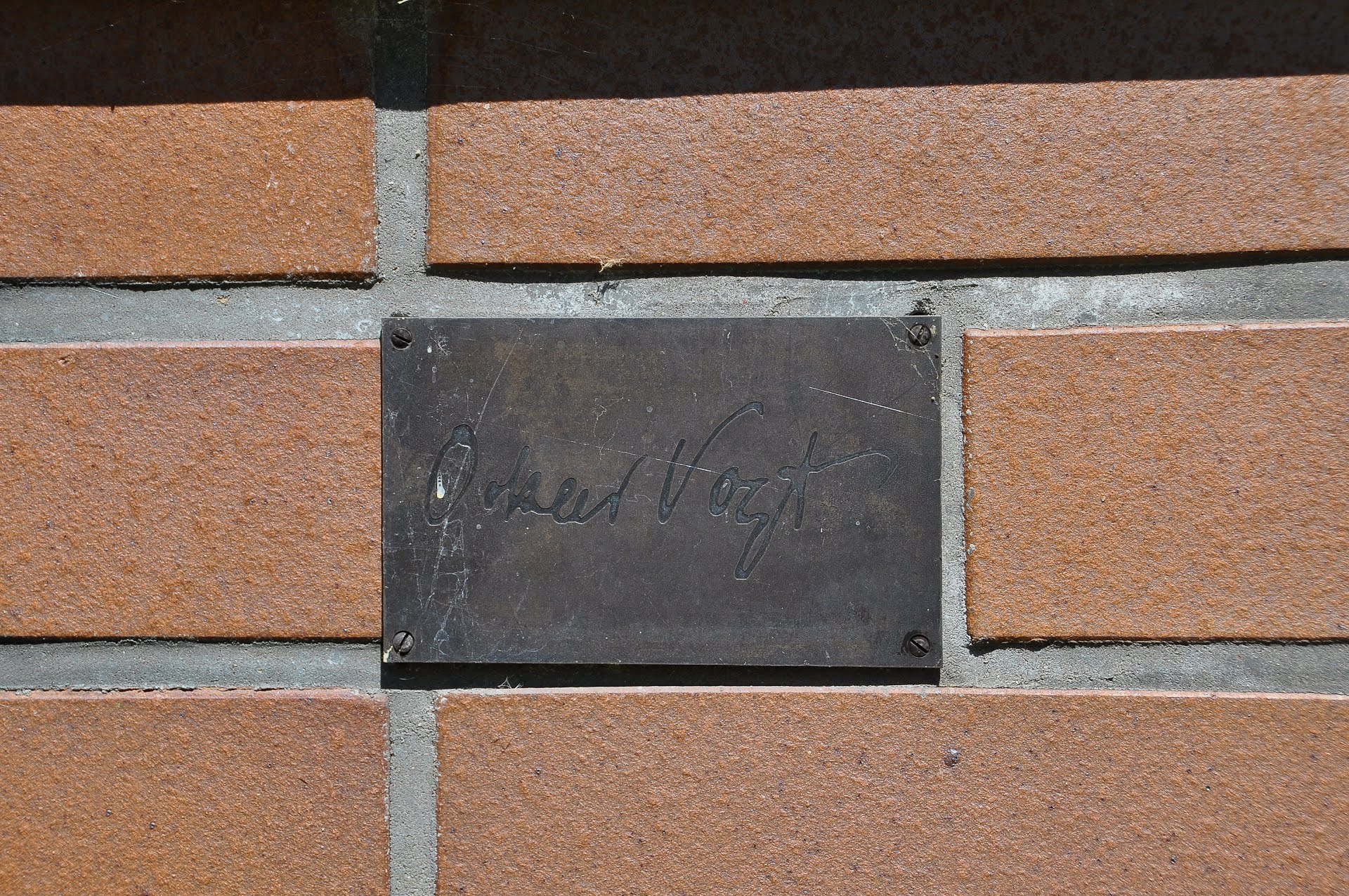 Monument to Oskar and Cécil Vogt by Hans Scheib - Berlin
