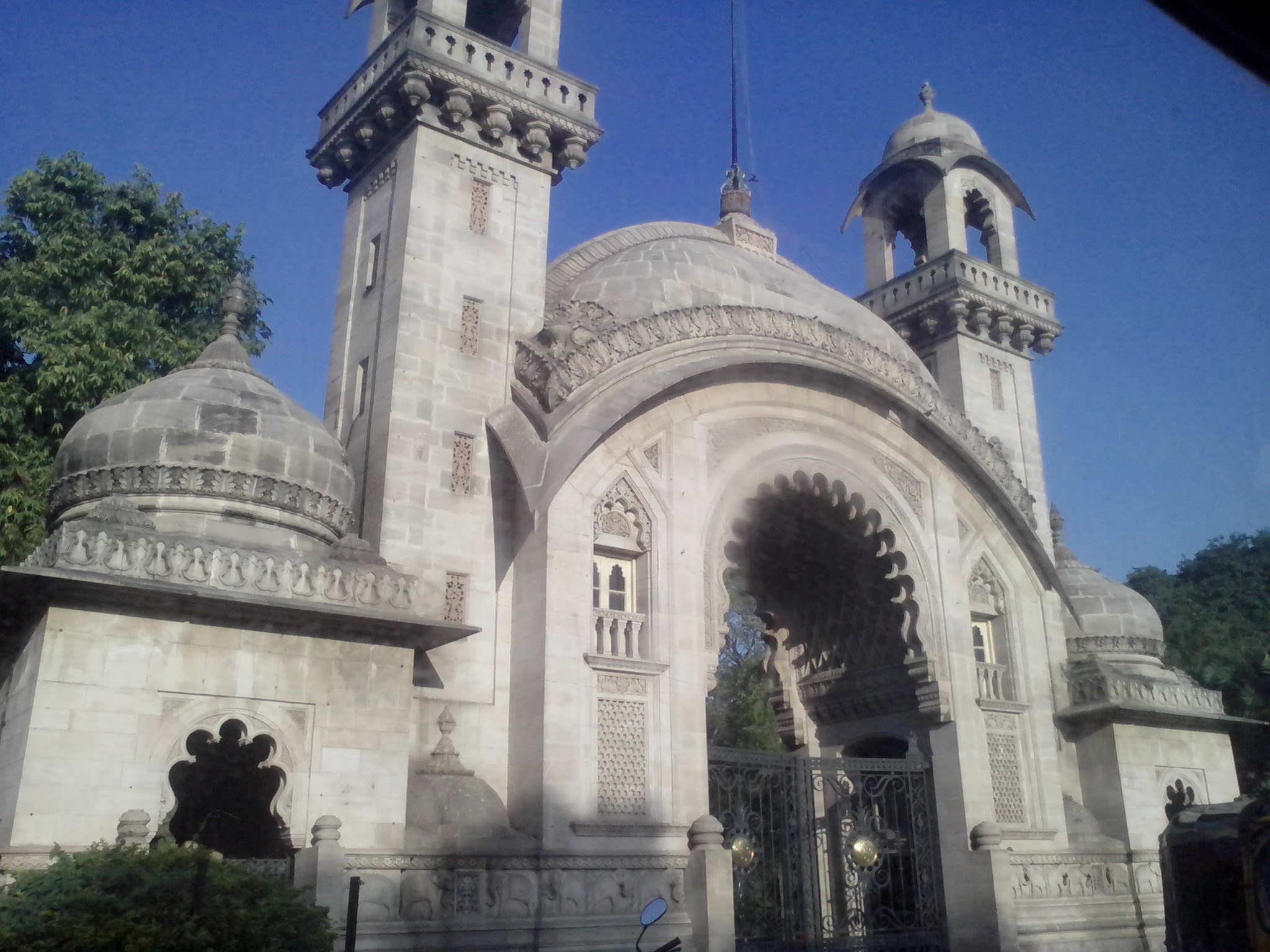 Raj Mahel Gate - वडोदरा