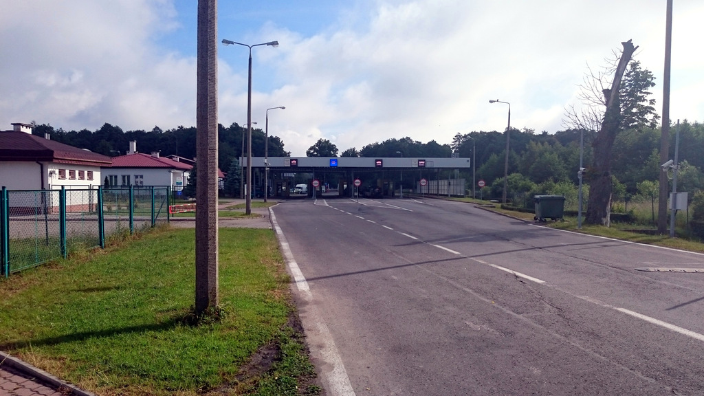 Russian customs/immigration checkpoint Mamonovo